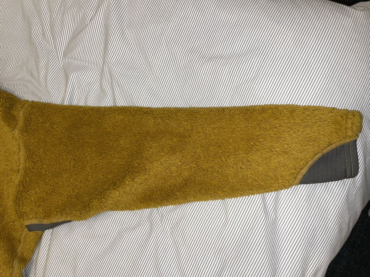 Patagonia Vintage Patagonia R2 body rug fleece - tequila gold | Grailed