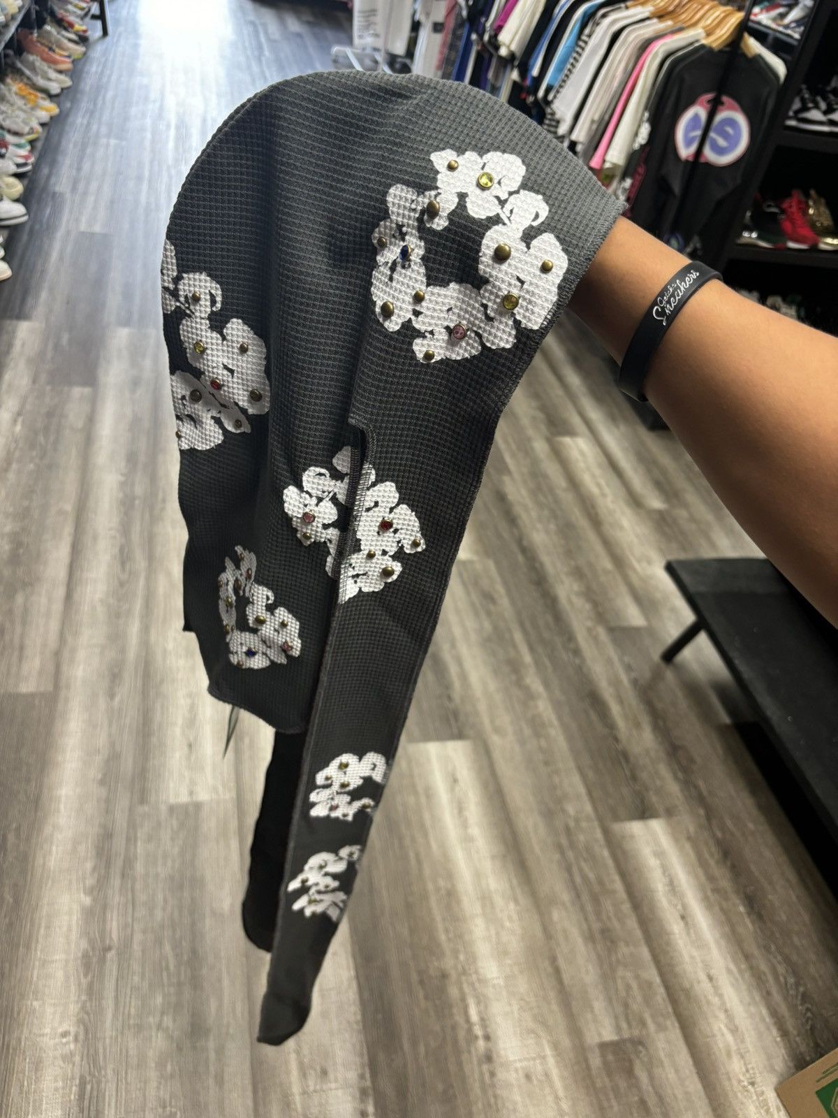 DENIM TEARS Denim Tears Rhinestone Vintage Black du rag rhinestone ...