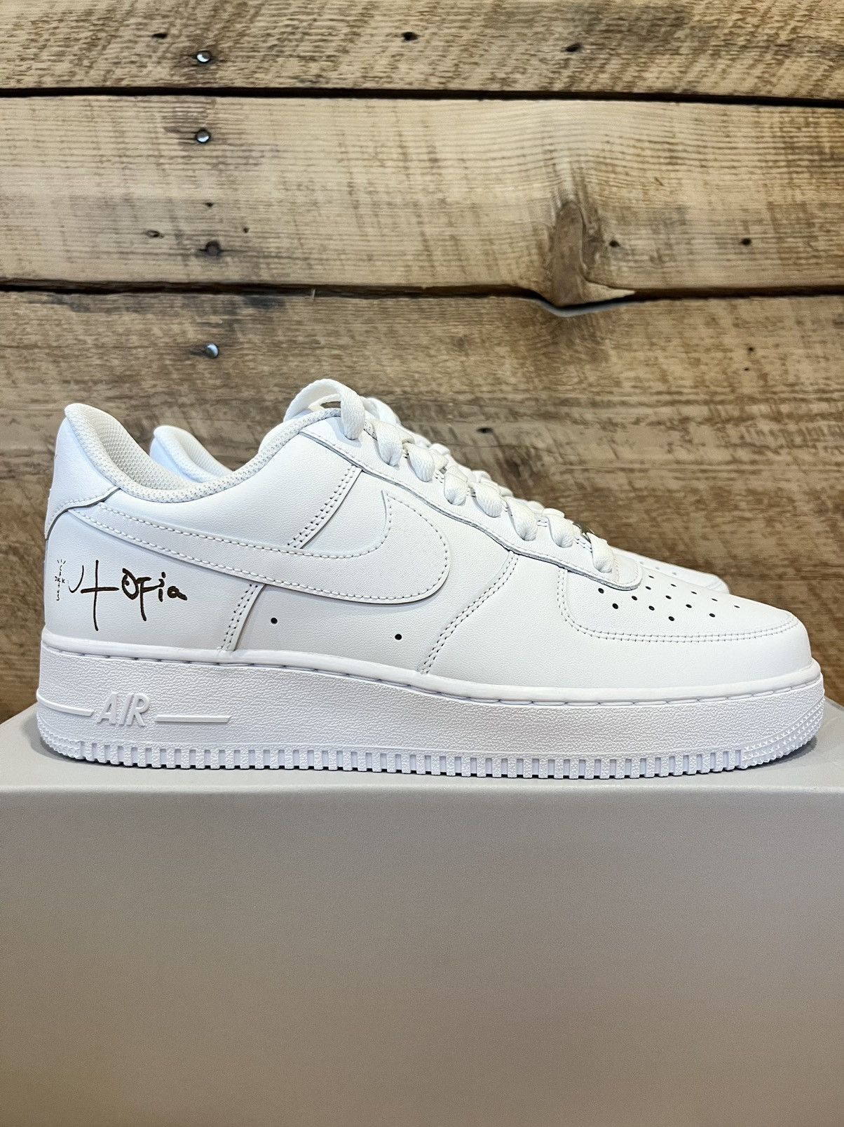 Nike × Travis Scott Nike x Travis Scott Air Force 1 Utopia Cactus Jack ...