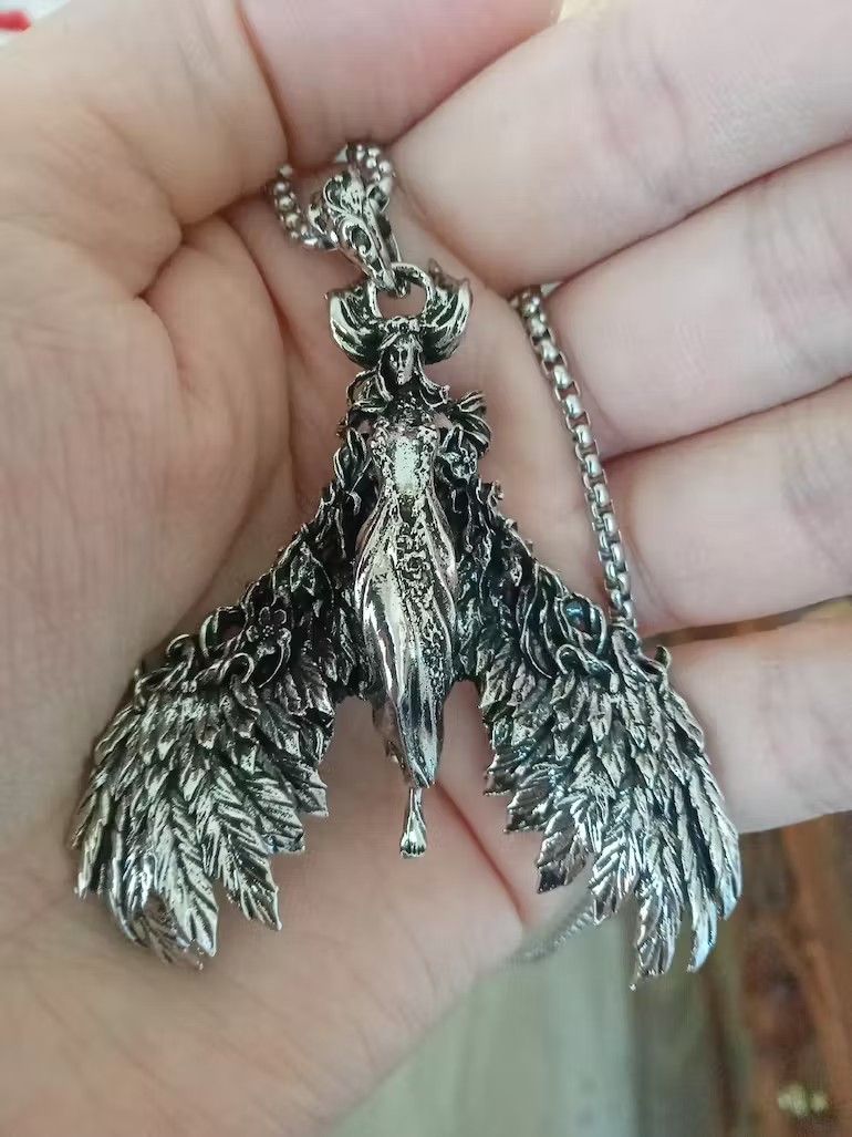 Cuban Link Chain Devil Queen Pendant Necklace | Grailed