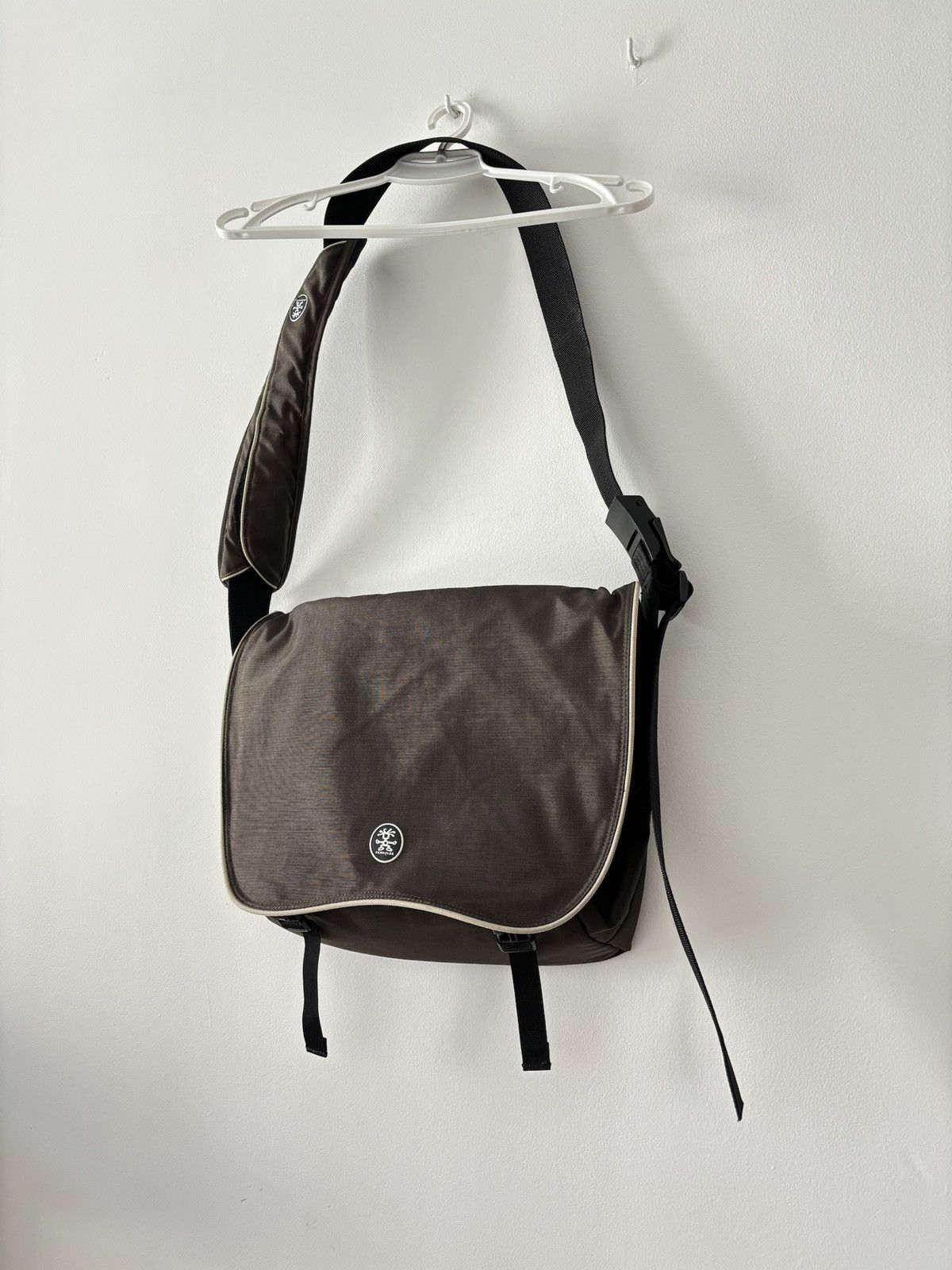 Crumpler × Streetwear Crumpler Messenger Bag | Grailed