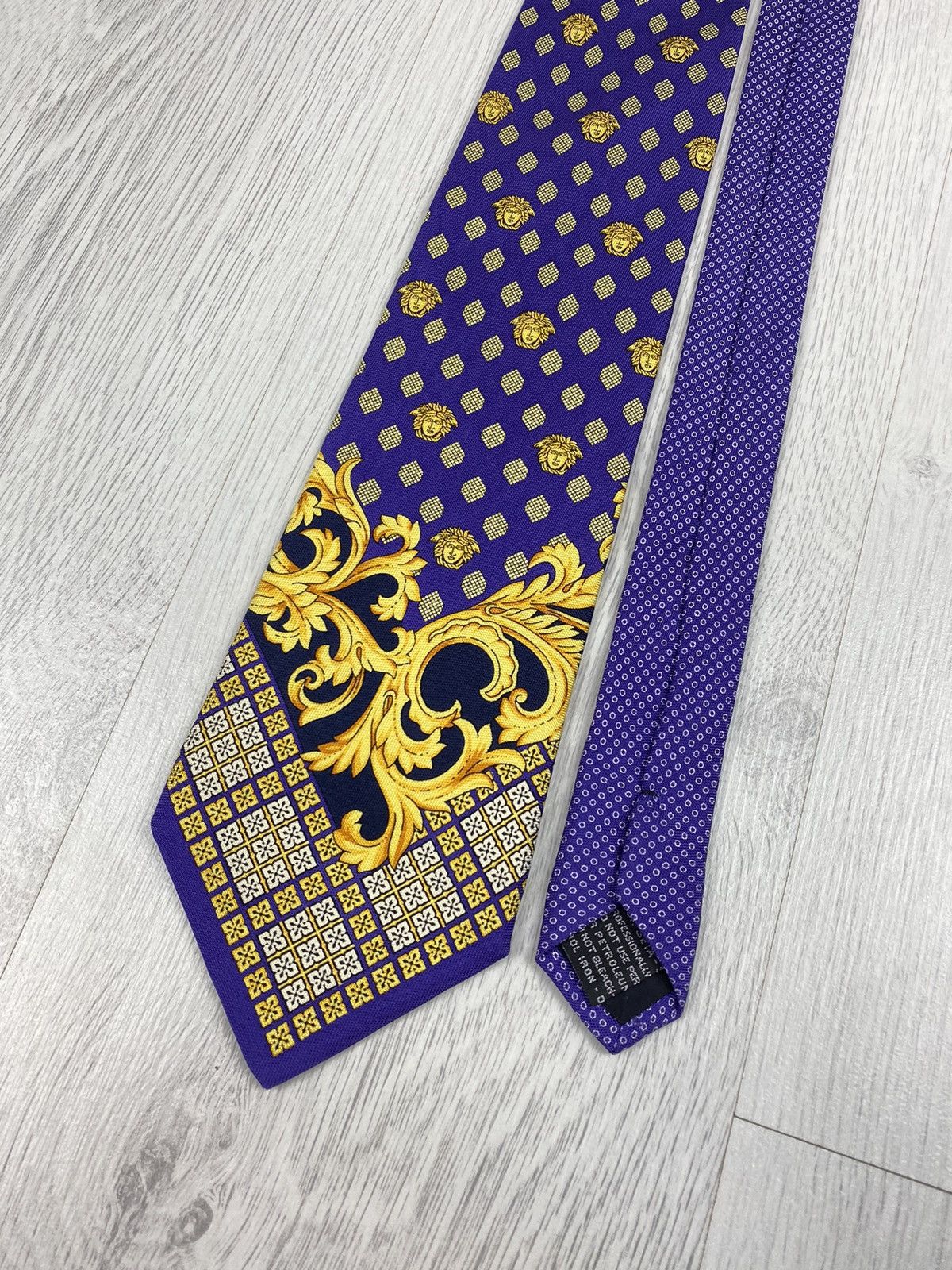 Gianni Versace × Luxury × Versace Vintage Gianni Versace Silk Tie ...