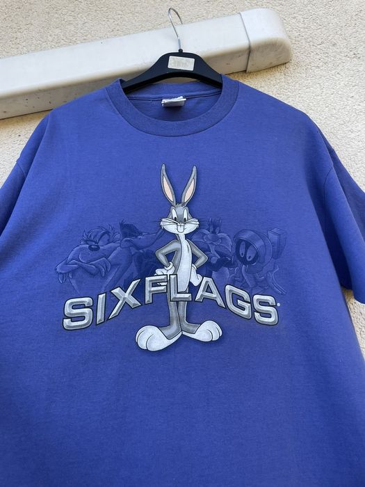 Vintage Vintage Six Flags with Looney Tunes Tshirt og merch | Grailed