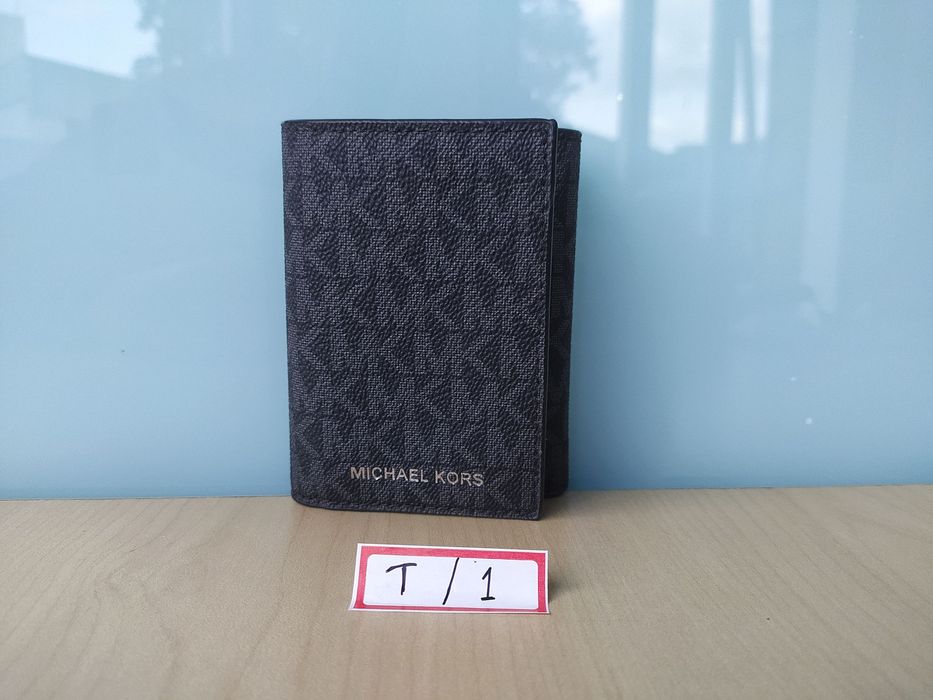Michael Kors MICHAEL KORS Signature Tri-Fold Wallet | Grailed