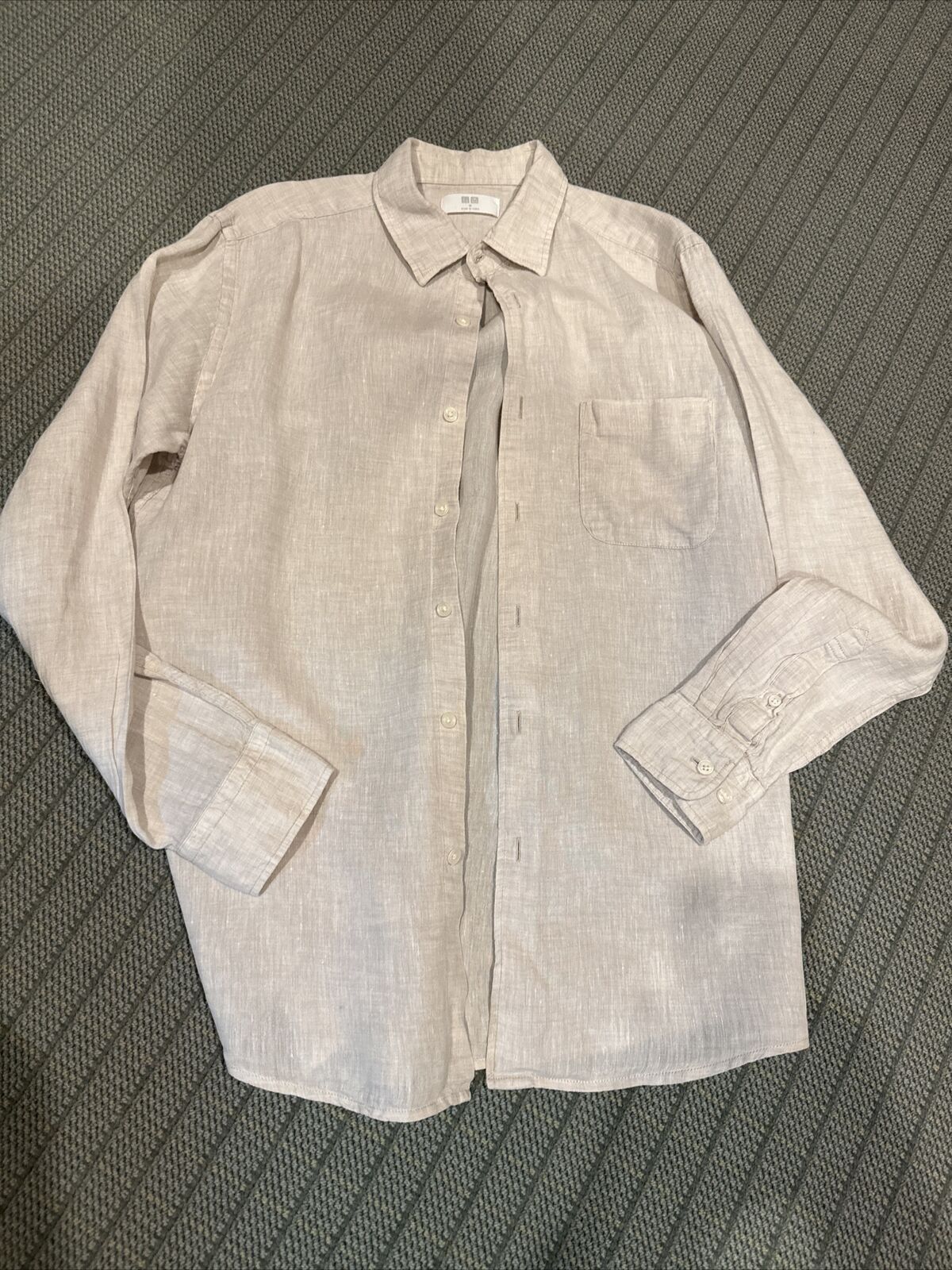 Uniqlo 100% linen slim fit button down shirt worn just twice | Grailed