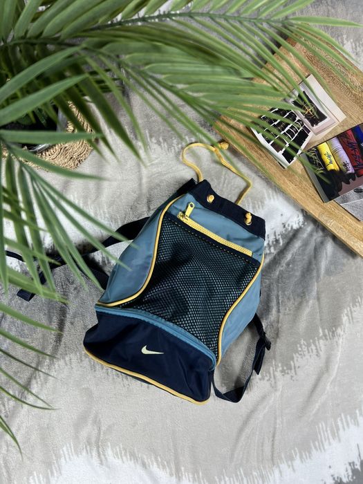 Nike 💛 VINTAGE 90’S NIKE SWOOSH Y2K RETRO BACKPACK | Grailed