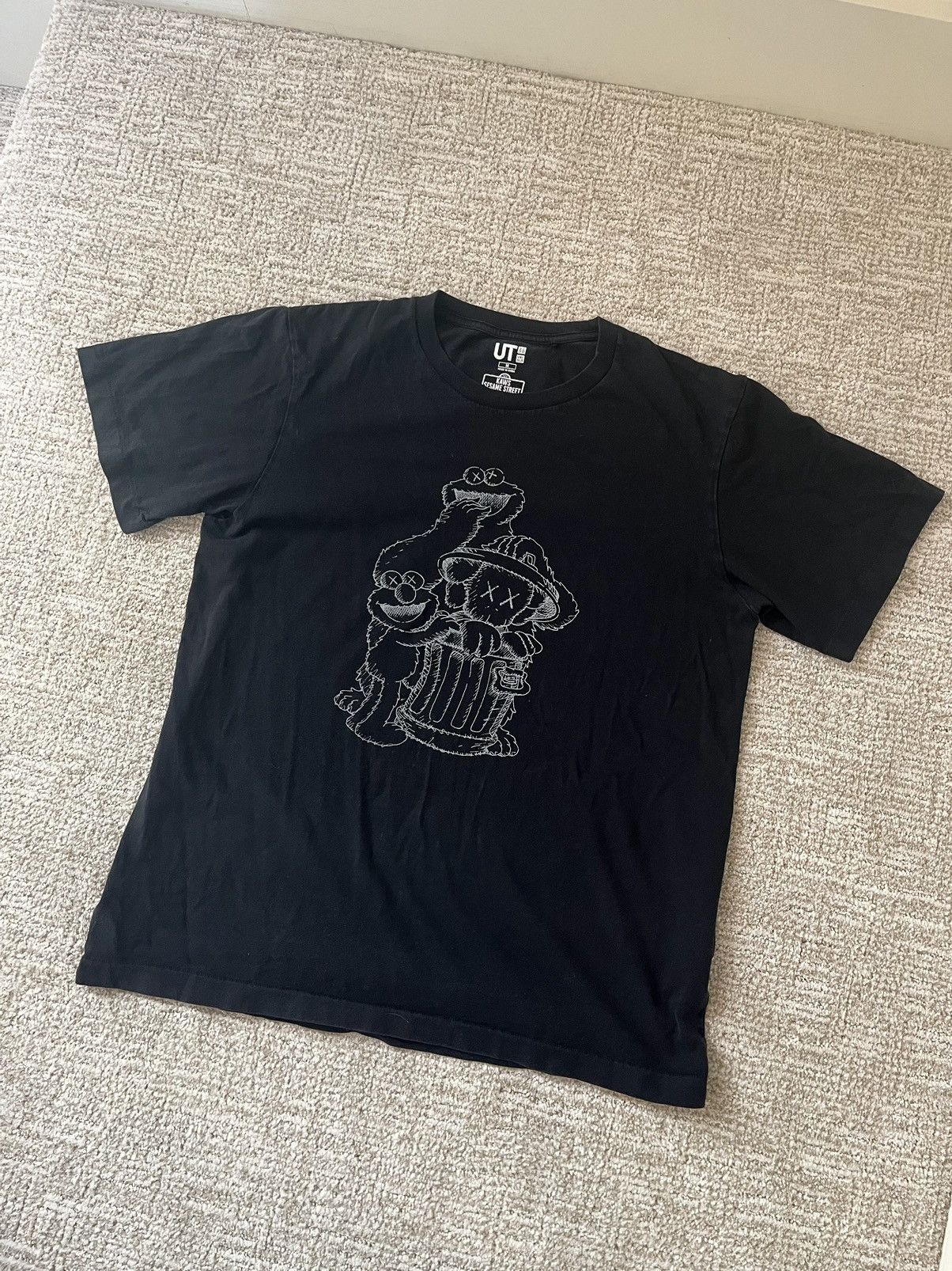 Kaws × Uniqlo KAWS x Uniqlo x Sesame Street Companion Trash Can Outline ...