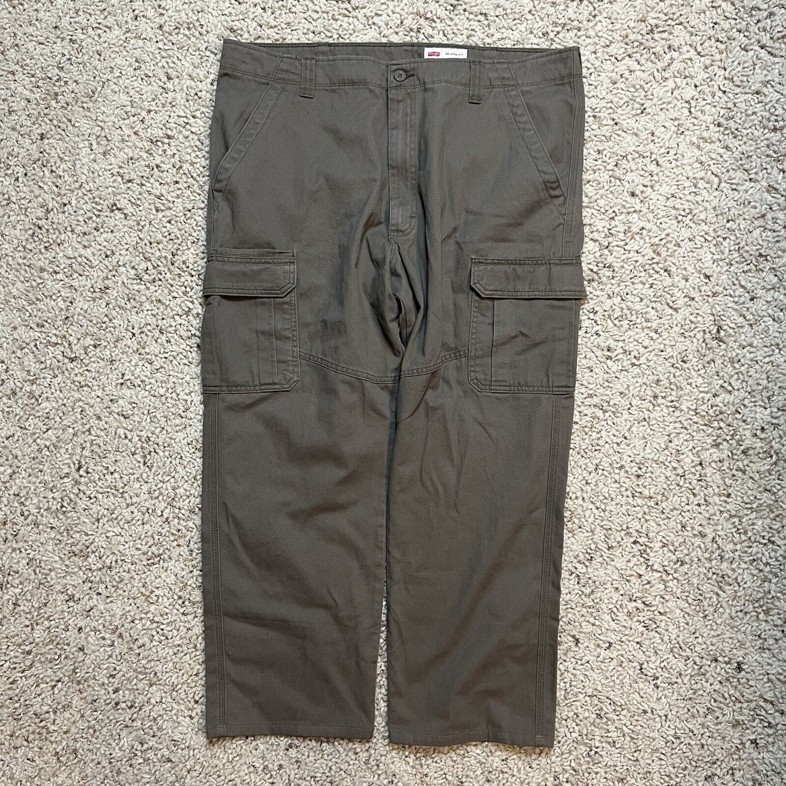 Wrangler Wrangler Cargo Pants Pants Mens 40x28 Brown Relaxed Fit | Grailed