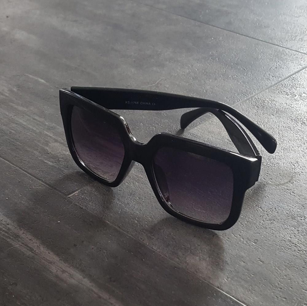 Designer Black Boxy Classic Sunglasses | Grailed