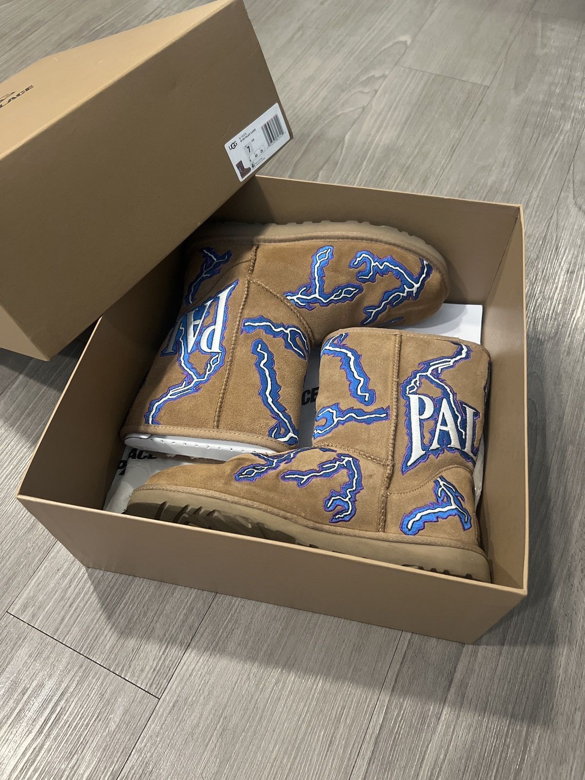 Palace × Ugg UGG x Palace Classic Boot in Tan/Lightning Embroidery ...