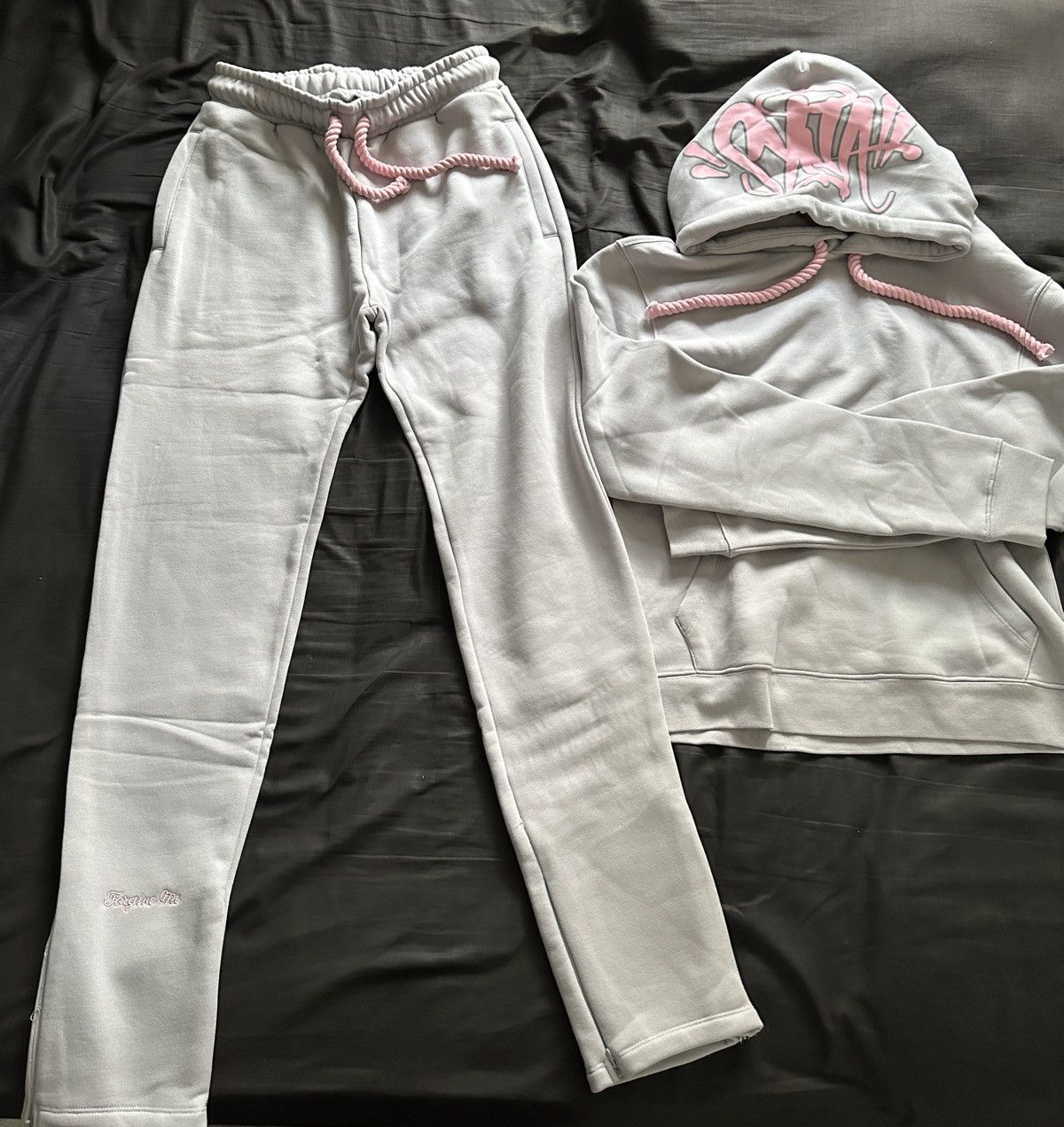 Streetwear Syna world grey and pink tracksuit - new - size M | Grailed