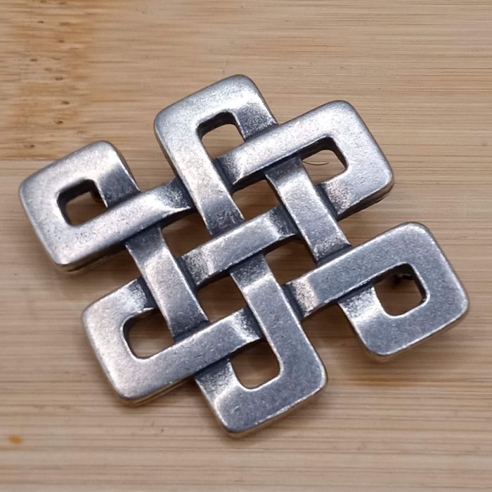 Vintage Vintage Silver Tone Celtic Interlocking Knots Continuous Pin