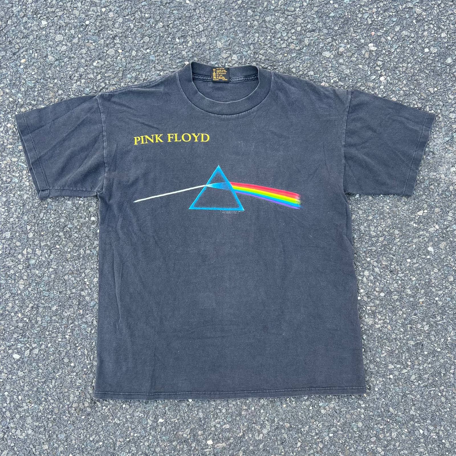 Band Tees × Streetwear × Vintage Vintage Pink Floyd dark side faded ...