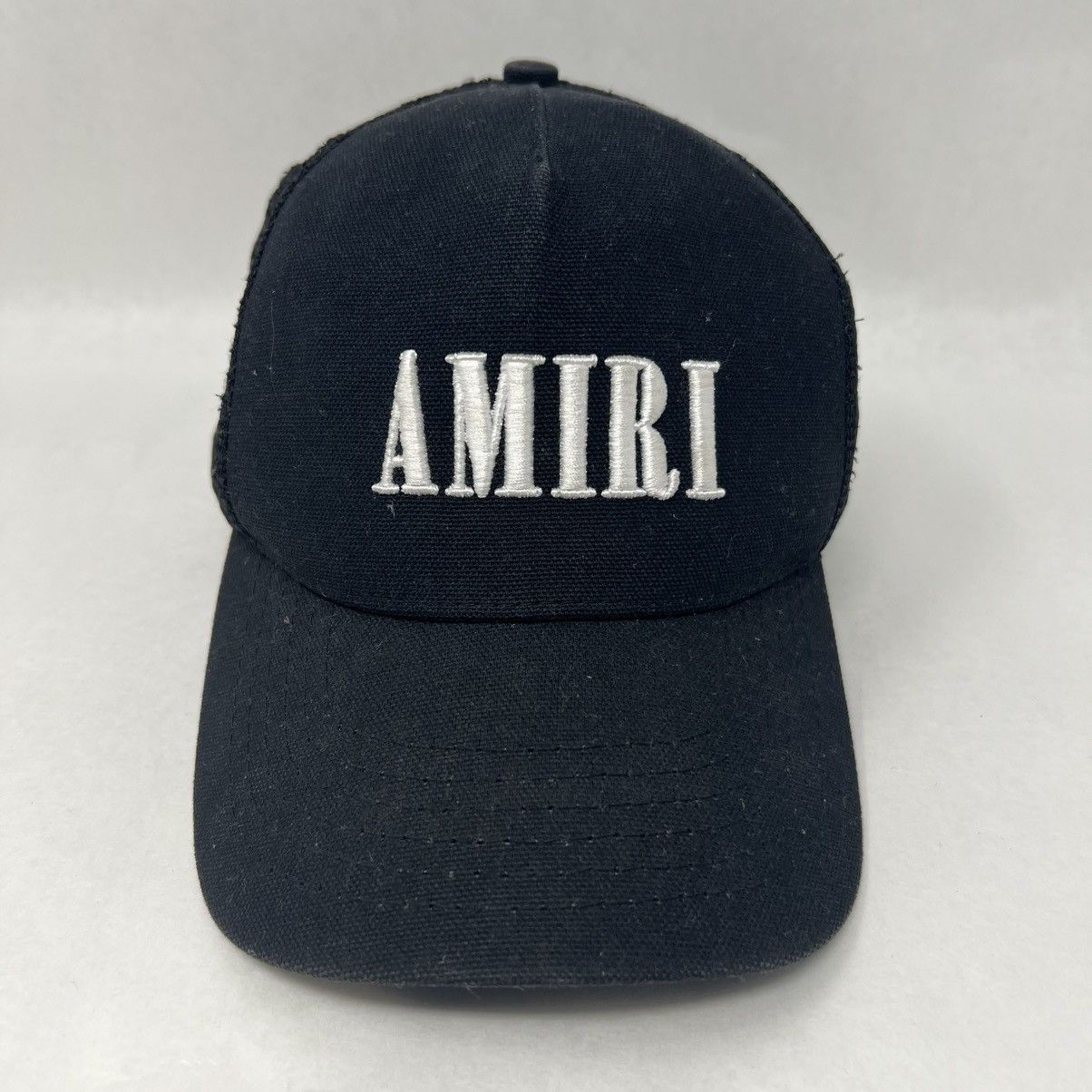 Amiri Amiri Logo Trucker Hat Black White | Grailed