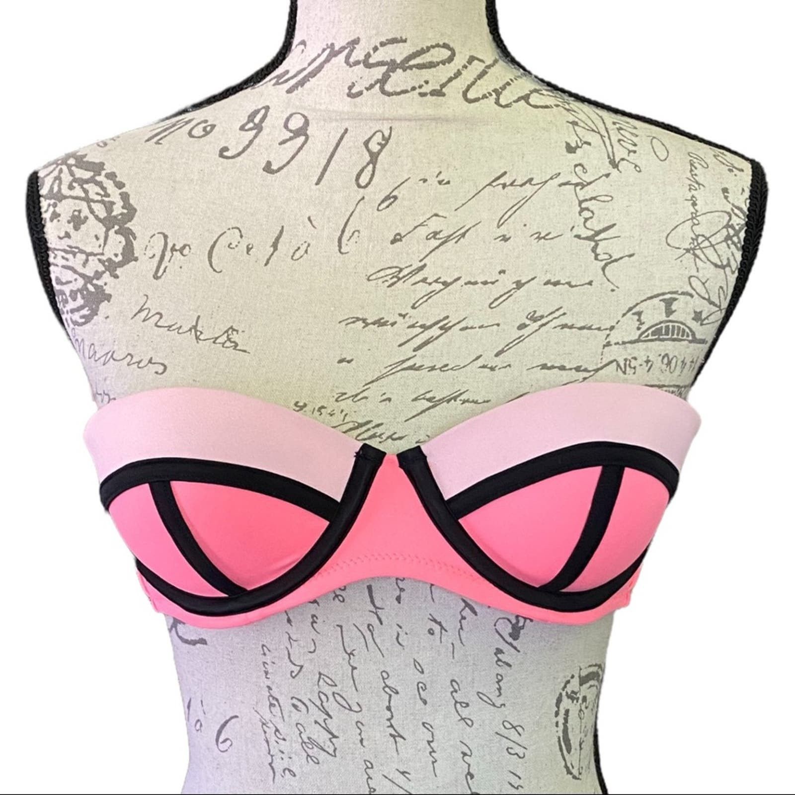 Victoria's Secret Victoria’s Secret Swimsuit Bikini Bra Top Size 32B ...