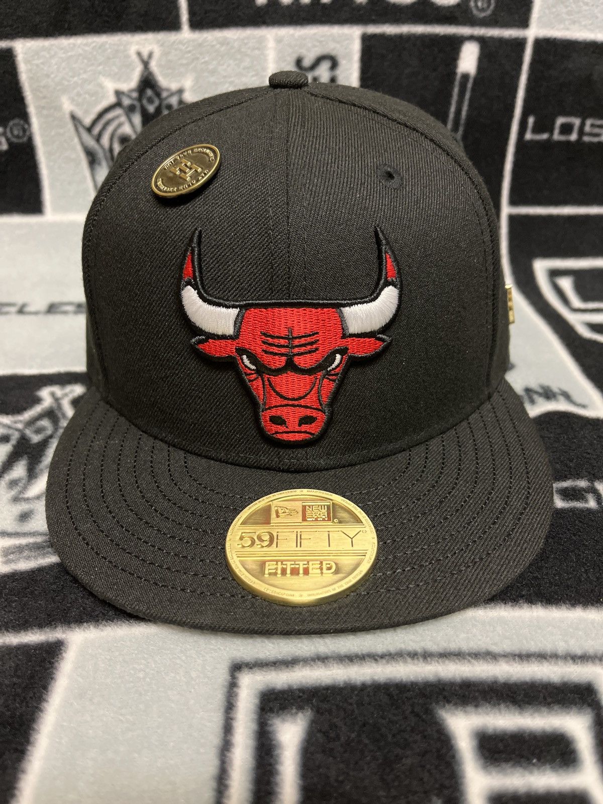 New Era Exclusive Chicago Bulls 7 3/8 59fifty Gold Metal Icon NBA | Grailed