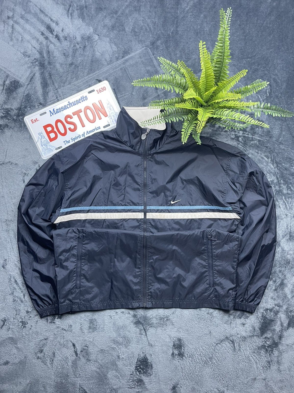 Nike 🛰️ NIKE VINTAGE LIGHT TRACK RETRO JACKET | Grailed