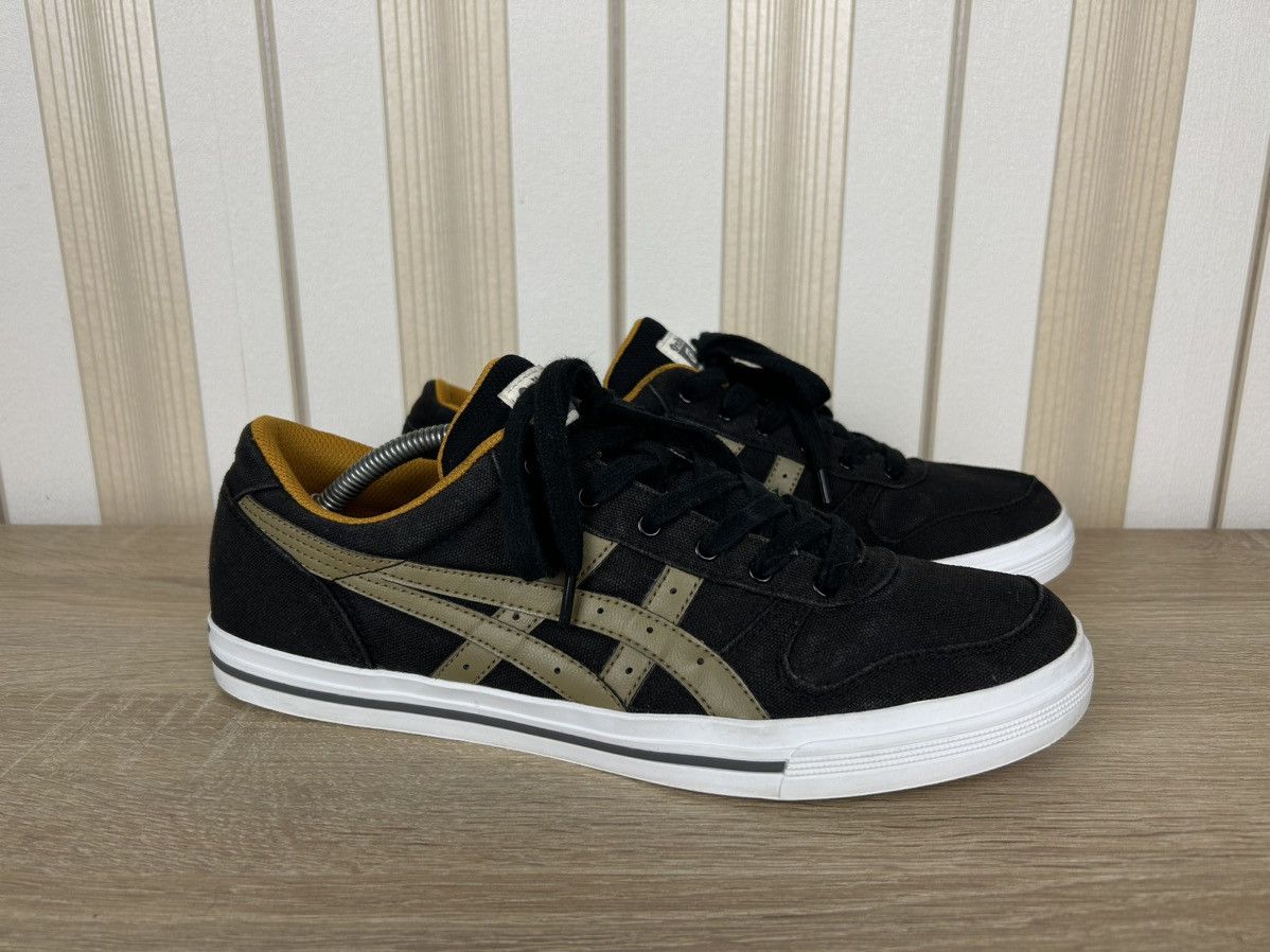 Asics × Vintage Asics Onitsuka Tiger vintage sneakers size 44 | Grailed