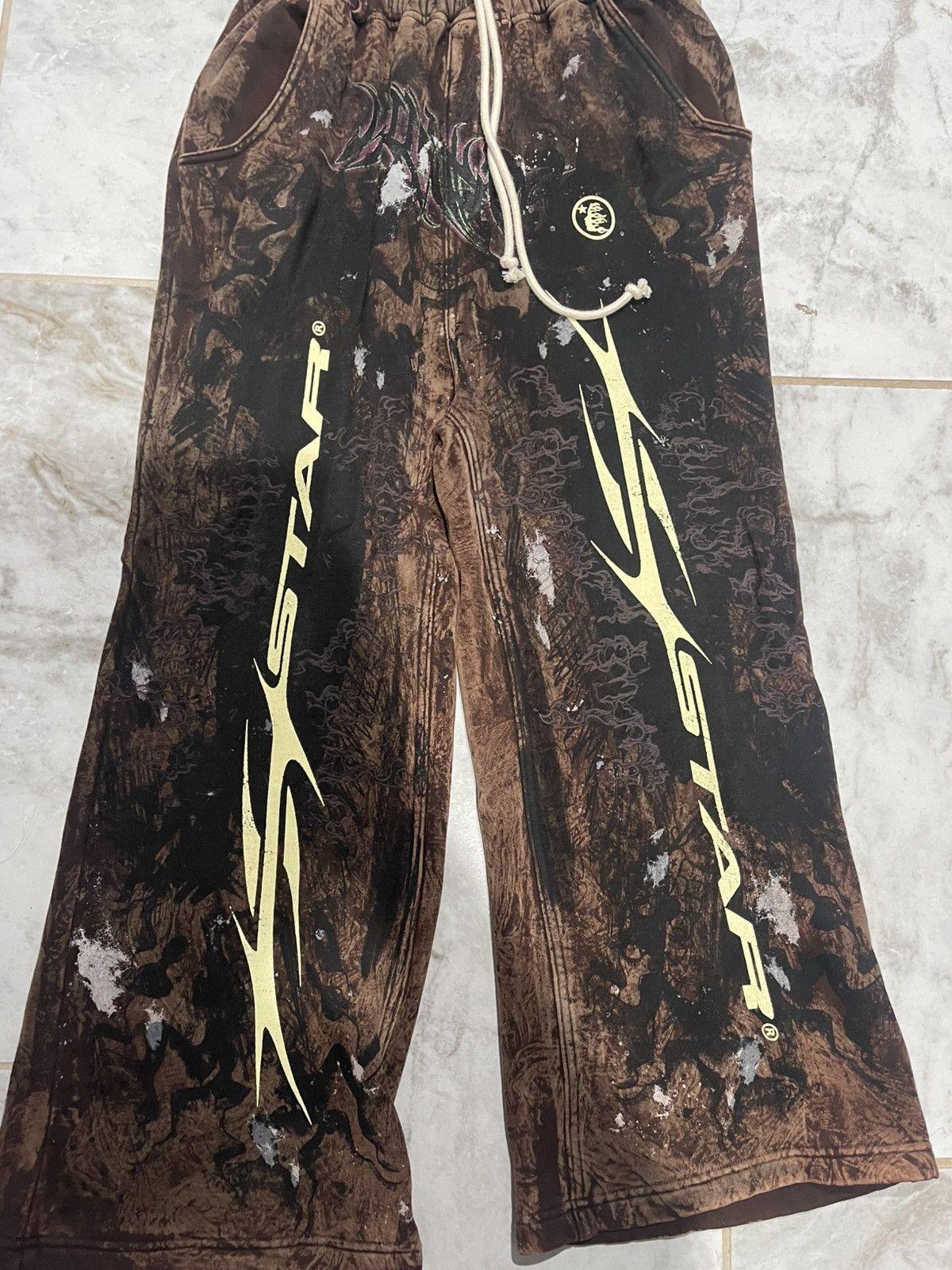 HELLSTAR Hellstar brown Sweats | Grailed