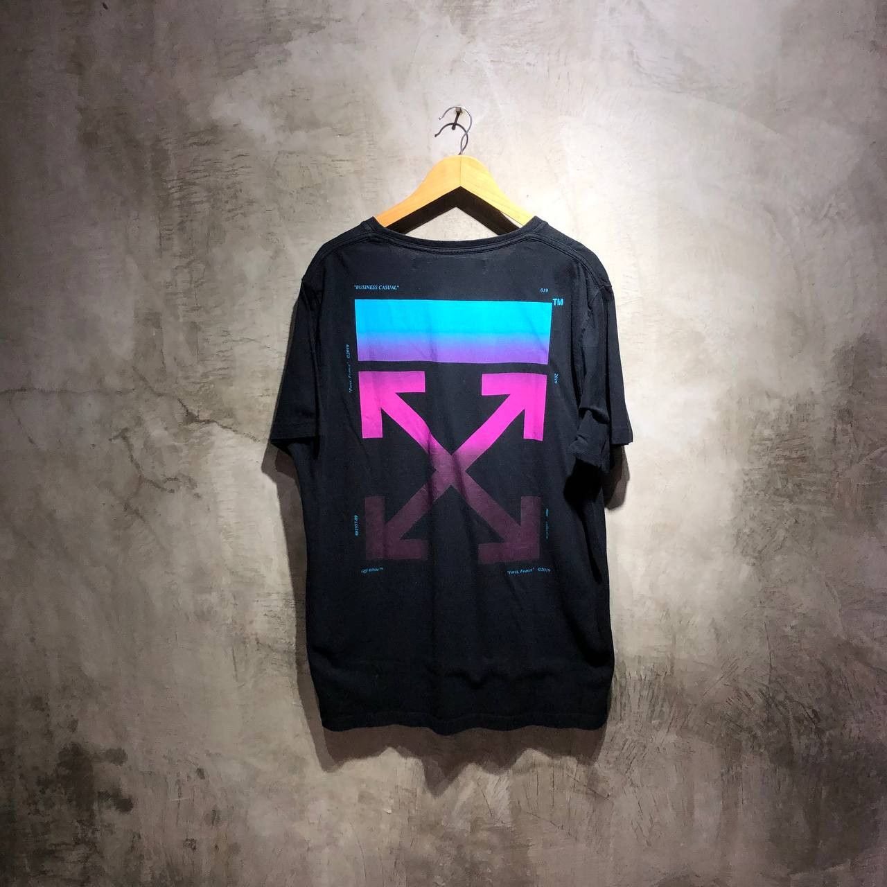 Off-White Off-White Gradient Arrows tee | Grailed