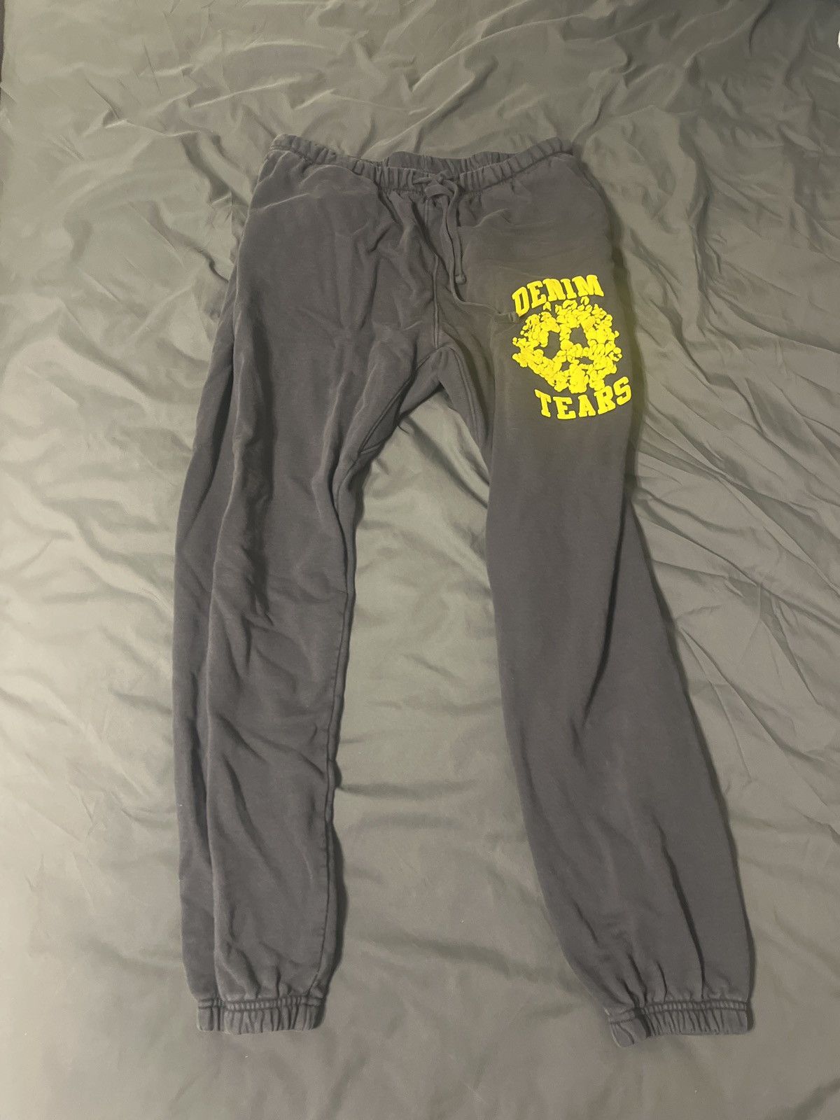 Designer Denim Tears Cotton Wreath Peace University Sweatpant Black ...