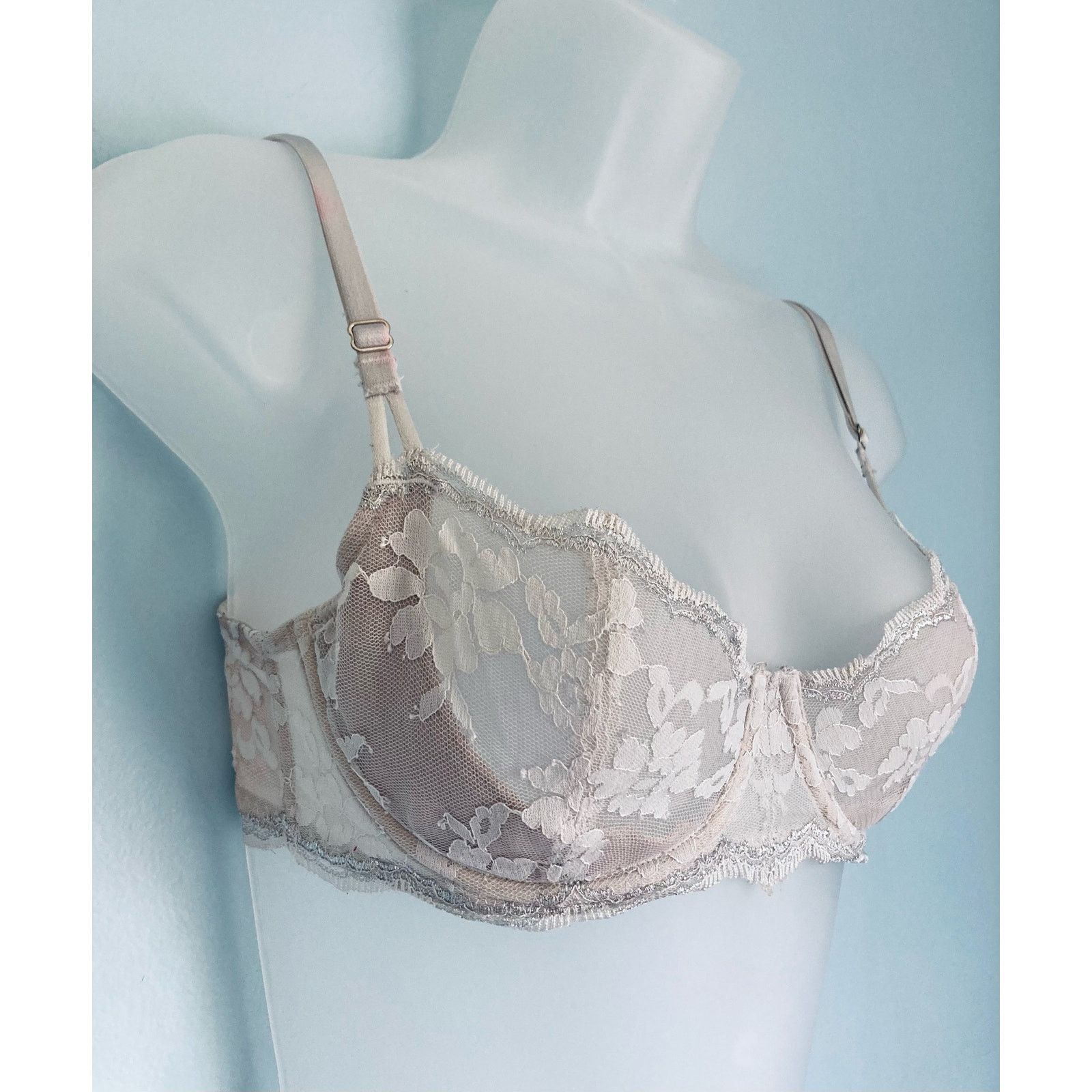 Victoria's Secret Victoria's Secret Bra 34C Push Up W/out Padding White ...