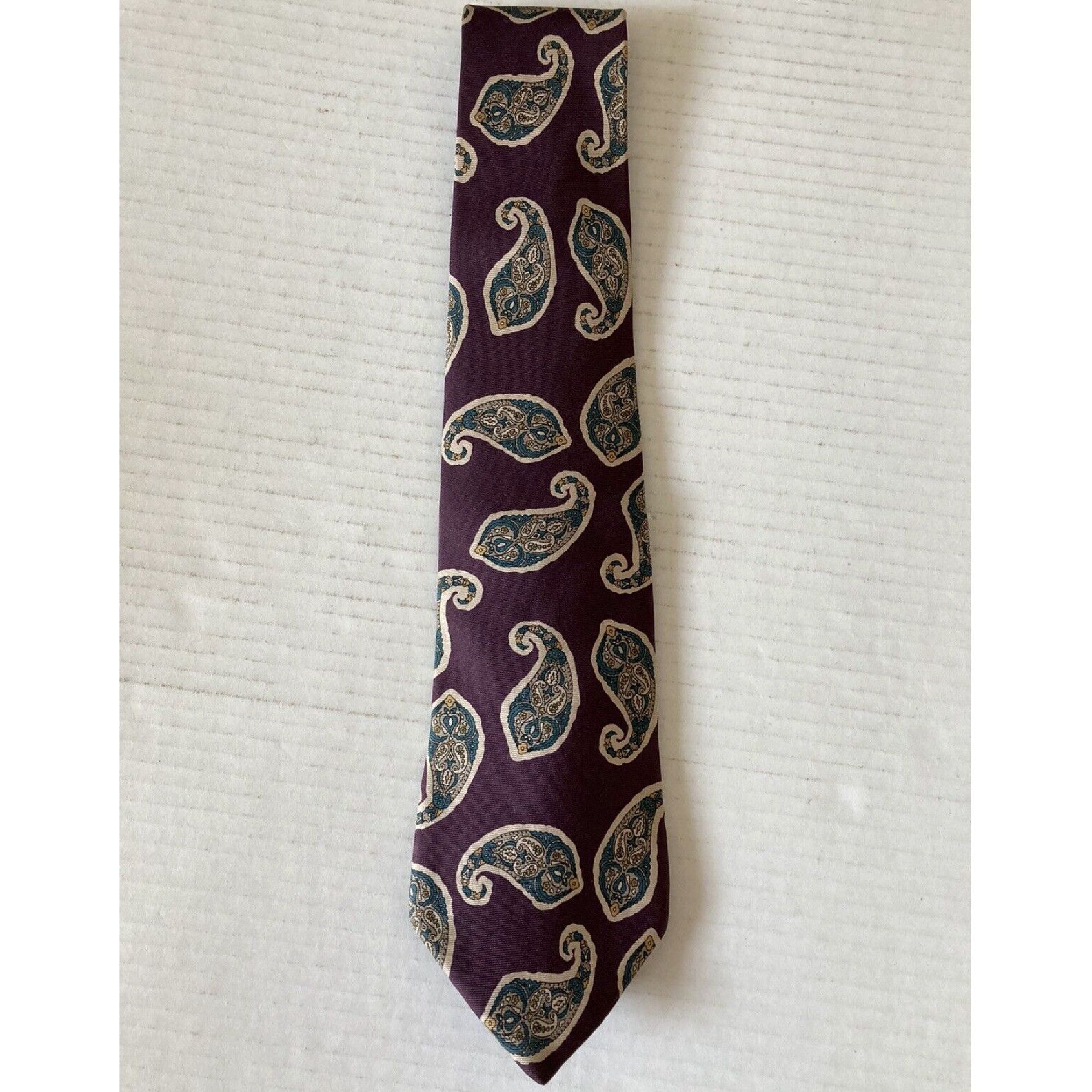 Vintage Luxurious Silk Necktie for Men in Maroon and Green Large ...