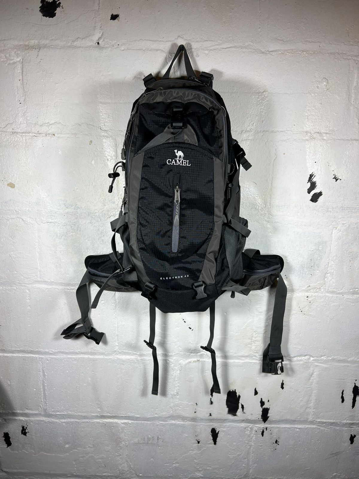 Camel Camel Hiking Backpack | Grailed