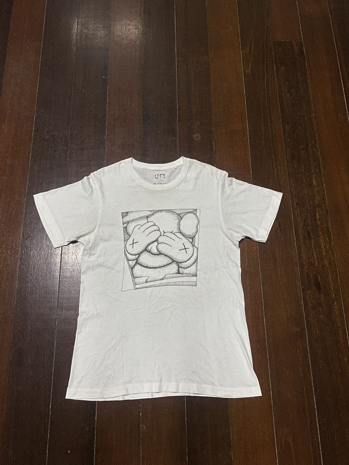 Kaws × Uniqlo FIRE 🔥🔥 KAWS X UNIQLO SHYING DESIGN | Grailed
