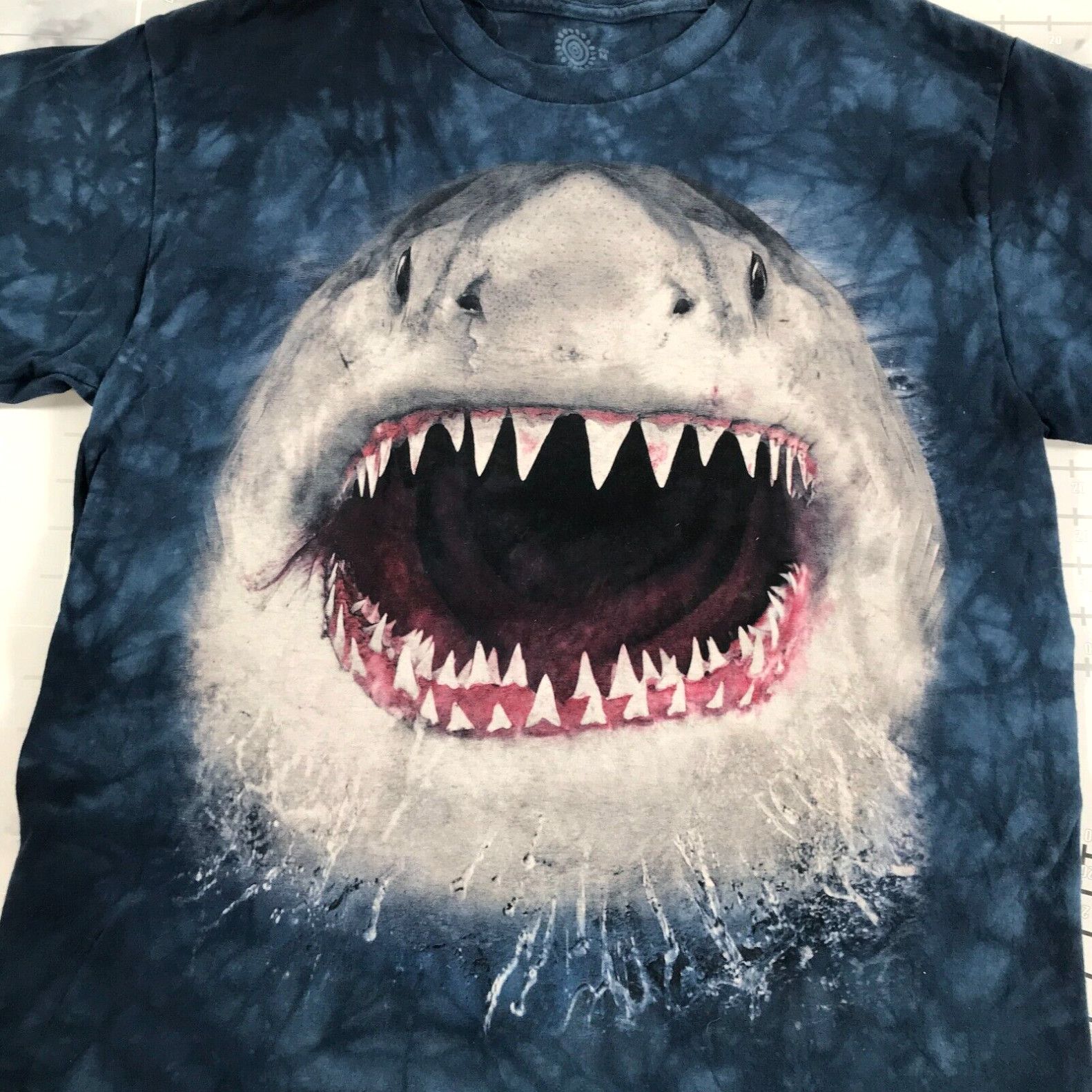 The Mountain The Mountain Shark T Shirt Mens Medium Blue Great White ...