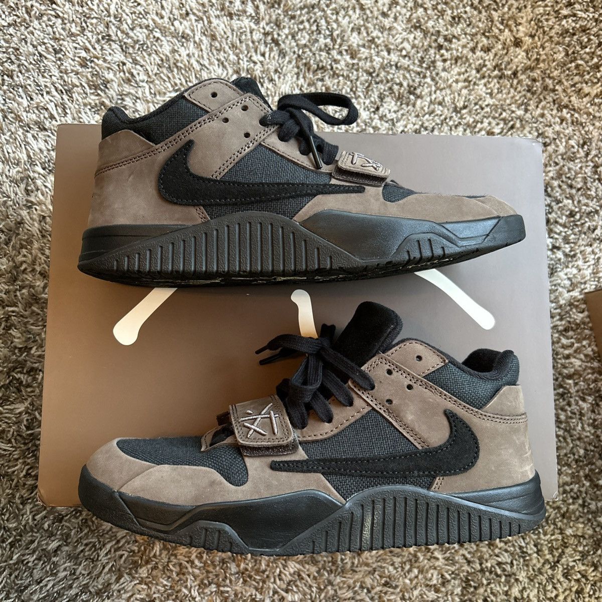 Jordan Brand × Travis Scott Travis Scott x Jordan Jumpman Jack Dark ...