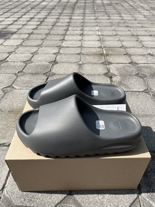 Adidas Adidas Yeezy Slide Slate Grey 8US 42EU DS | Grailed