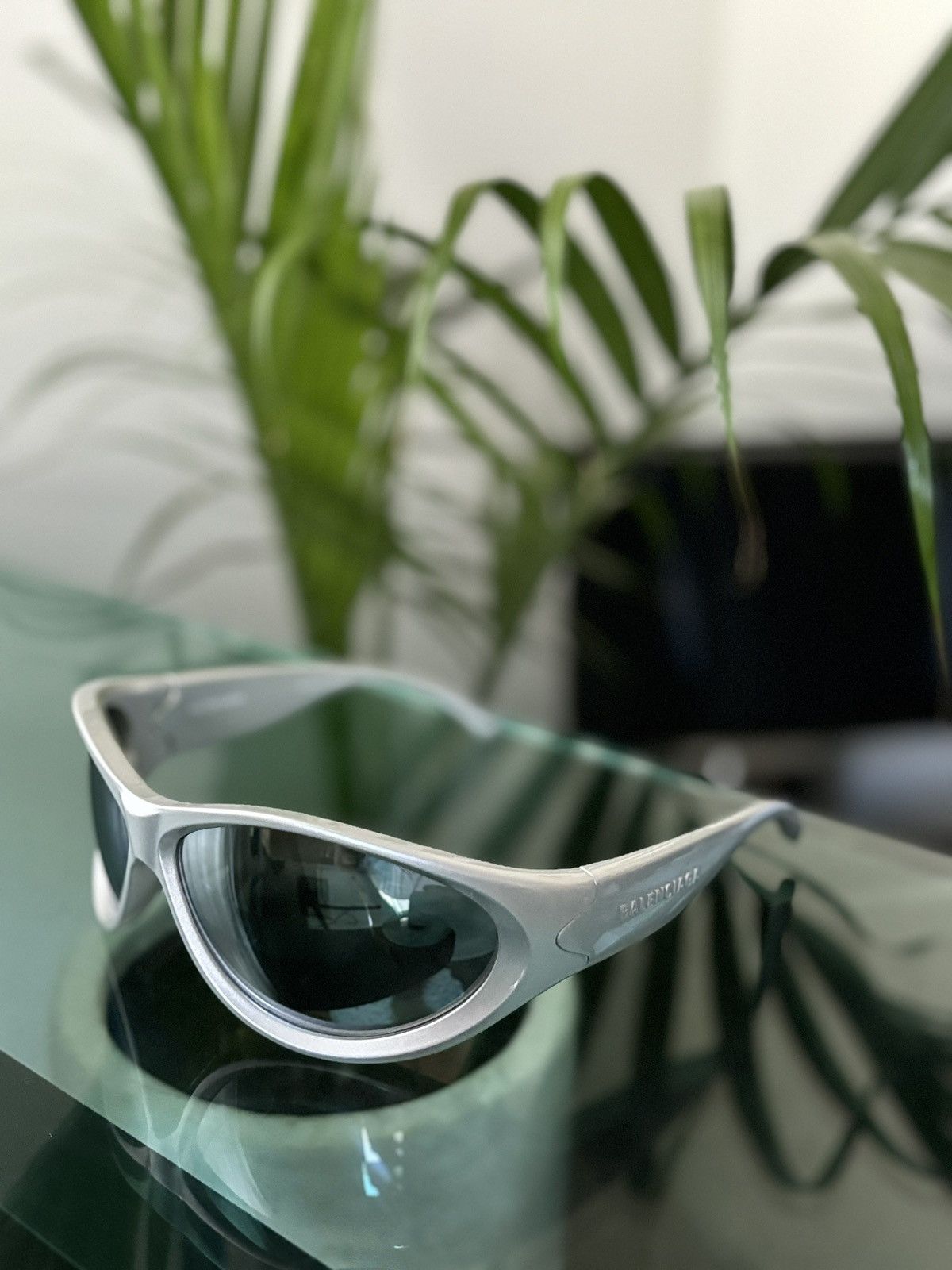 Balenciaga PARIS EXCLUSIVE - CAT EYE MIRROR RUNWAY SUNGLASSES | Grailed