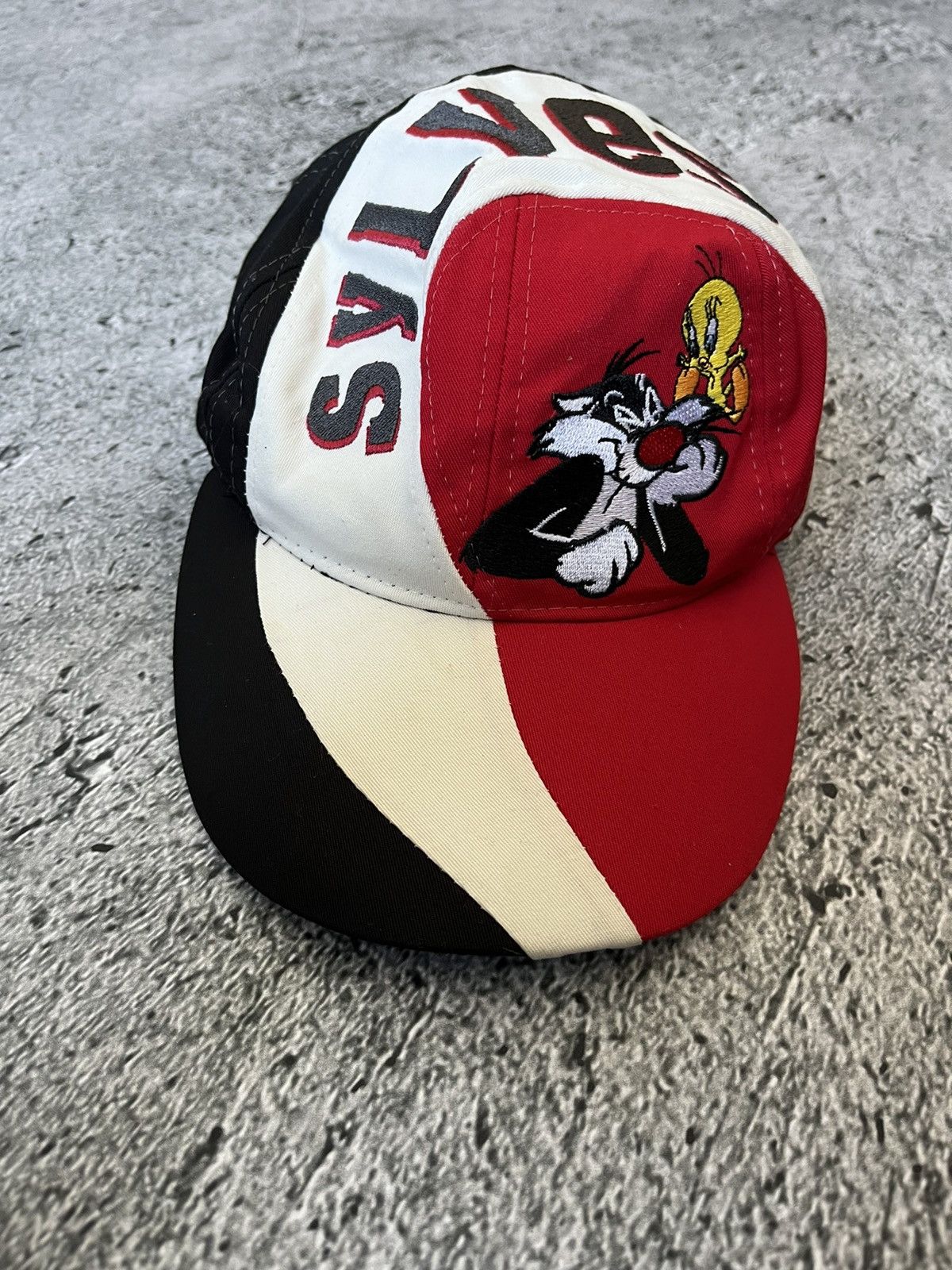 Vintage Vintage Looney Tunes Sylvester and twitty 1997 Hat/cap | Grailed