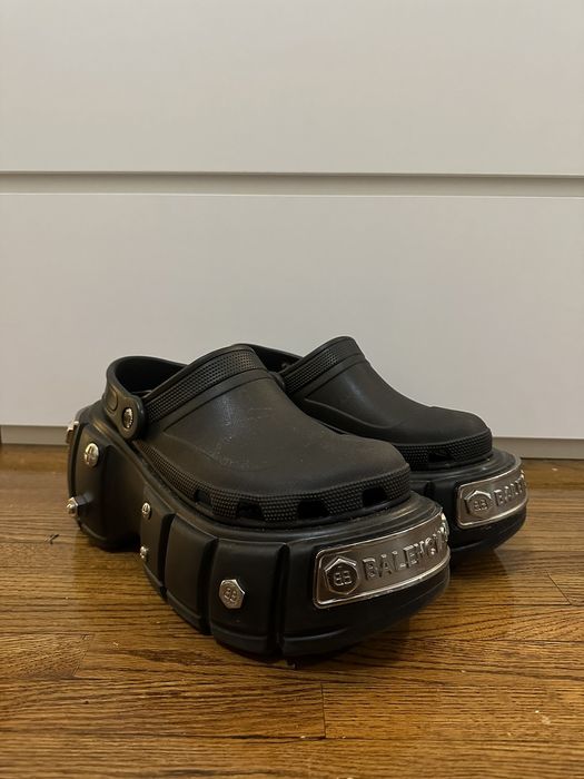 Balenciaga Hardcrocs Mule Platform ‘Black’ | Grailed