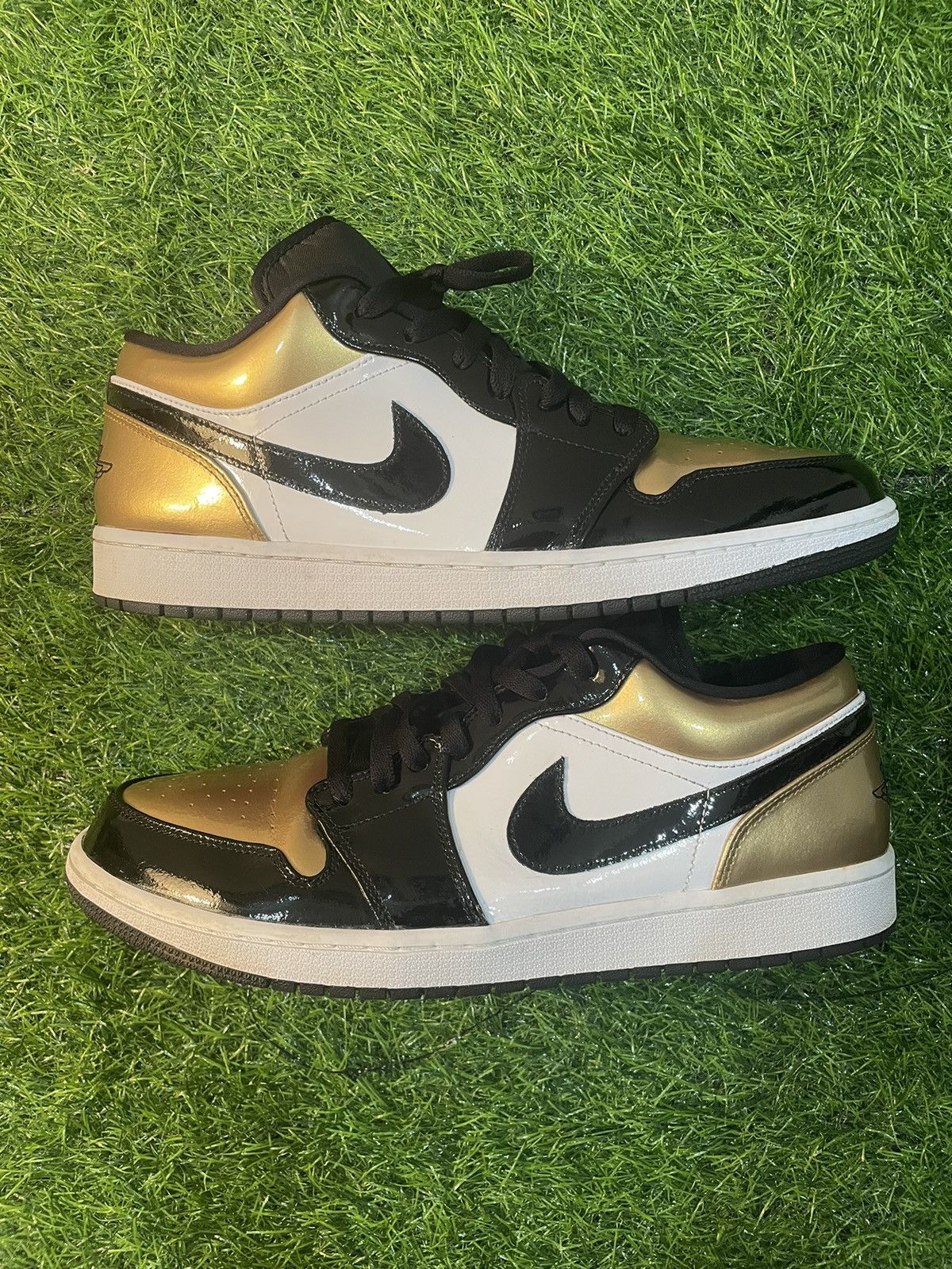 Jordan Brand Jordan 1 low gold toe | Grailed