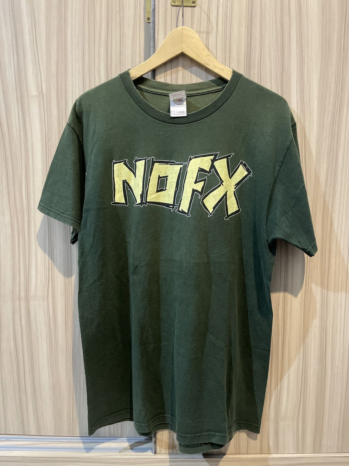 Band Tees × Fruit Of The Loom × Vintage Vintage nofx pump up the valuum ...
