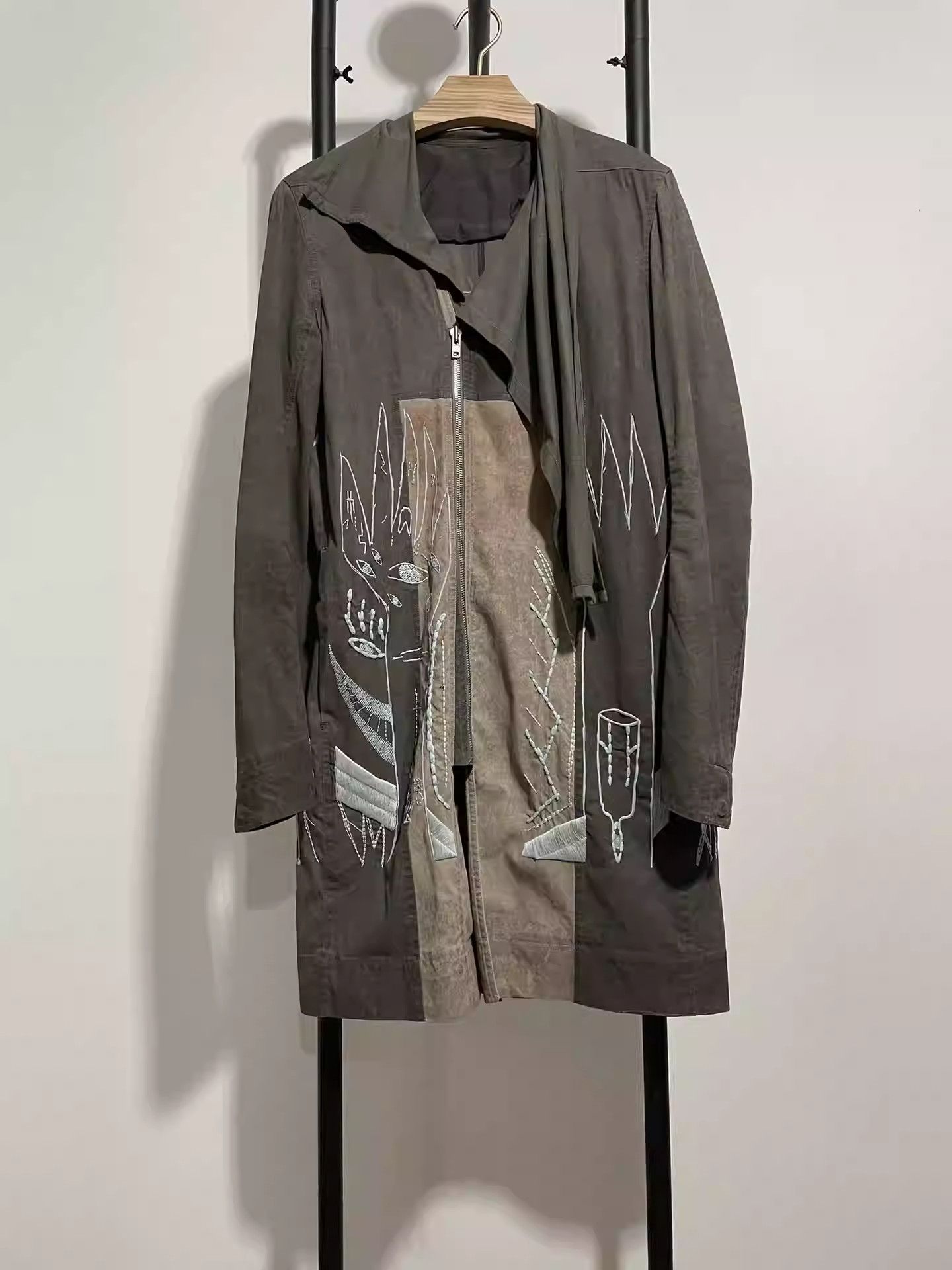 Rick Owens Rick Owens catwalk grimace embroidered MA1 bomber jacket ...