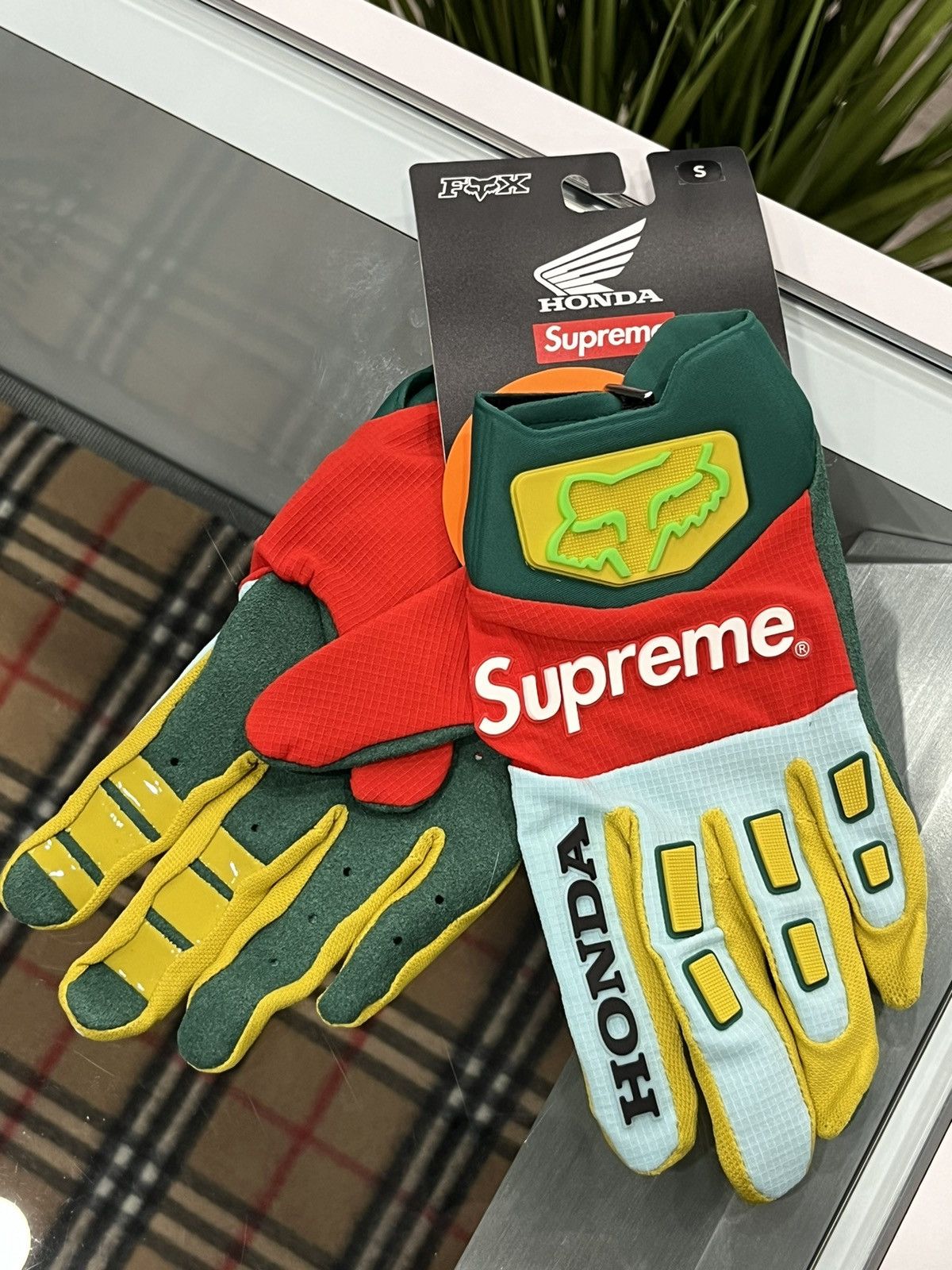 Fox Racing × Honda × Supreme Supreme Honda Fox Racing Gloves | Grailed