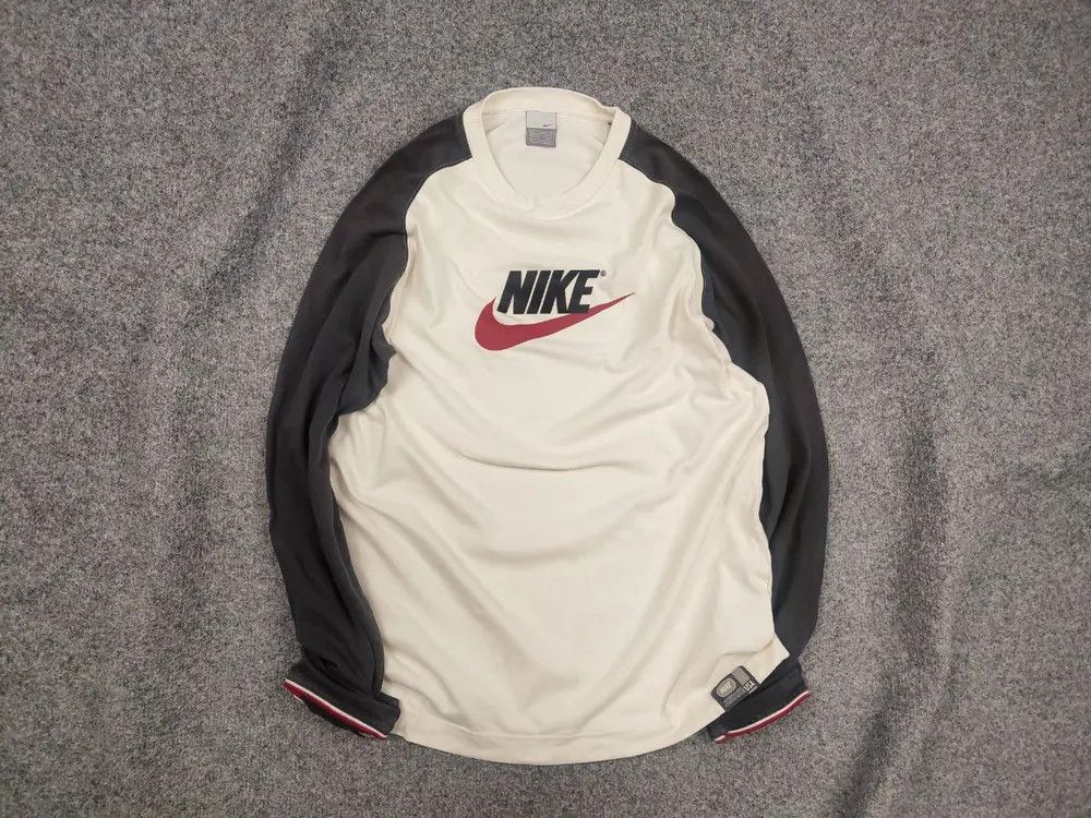 Nike Vintage Nike y2K Style Beige Classic Logo Light Long sleeve | Grailed