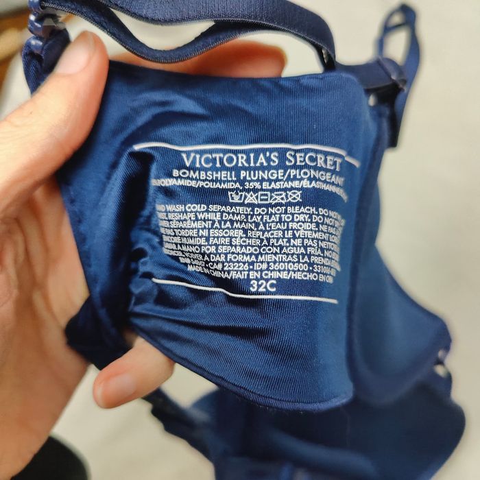 Victoria's Secret Victoria's Secret Miraculous Plunge Bra 32C Bombshell ...