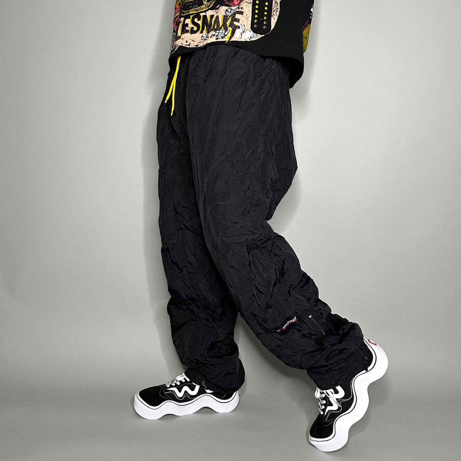 Vintage Vintage Tommy Hilfiger Track Pants Jet Black Nylon Baggy 90s ...