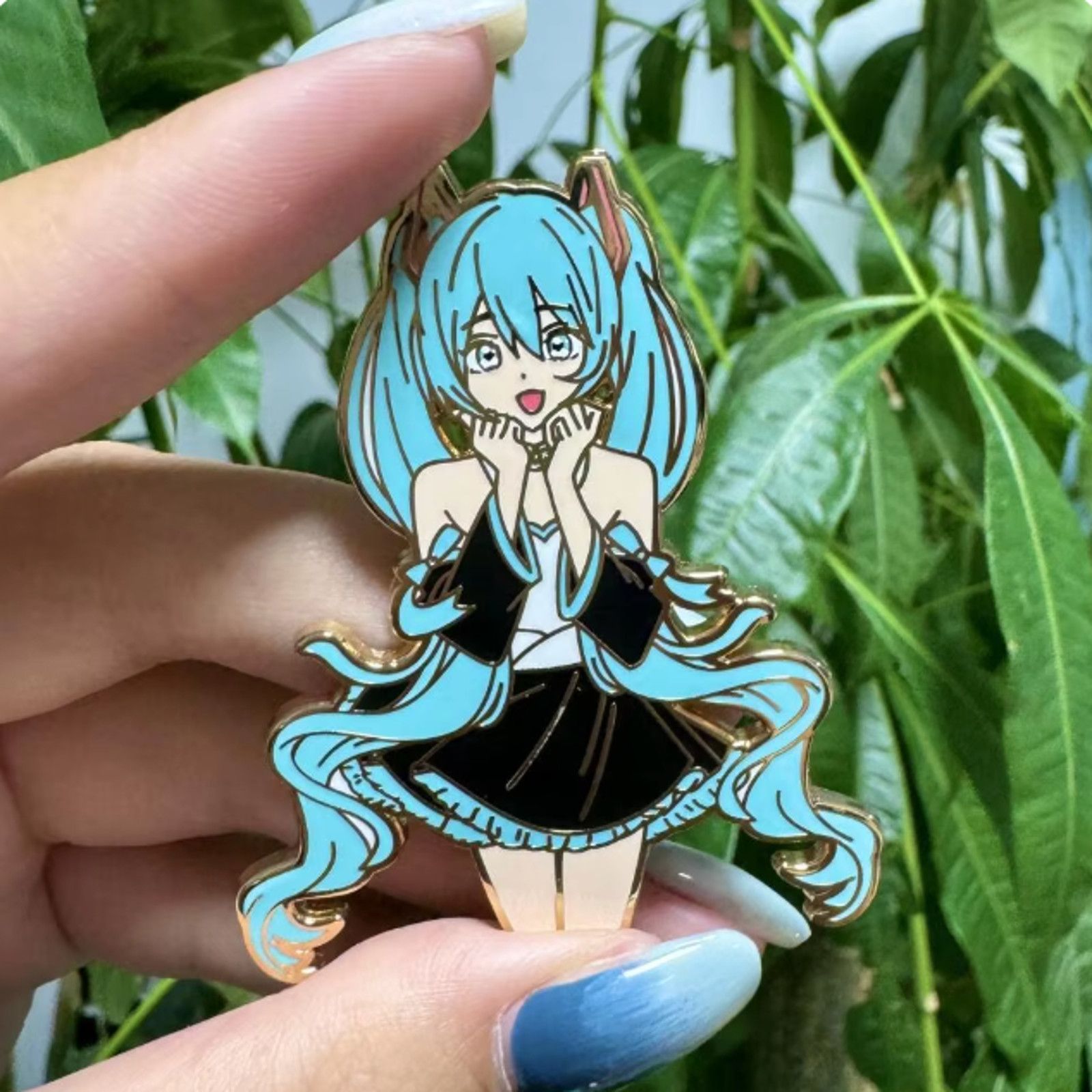 & Other Stories Hatsune Miku Japanese Singer 初音ミク Enamel Pins 203-1 ...