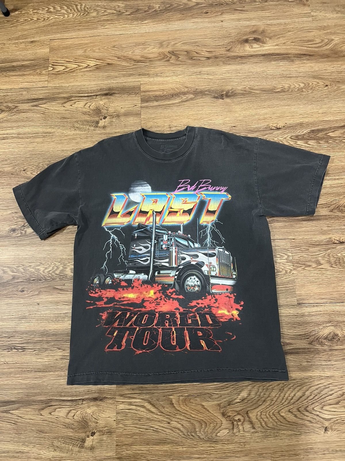 Streetwear × Vintage Bad Bunny el ultimo tour del mundo merch t shirt ...