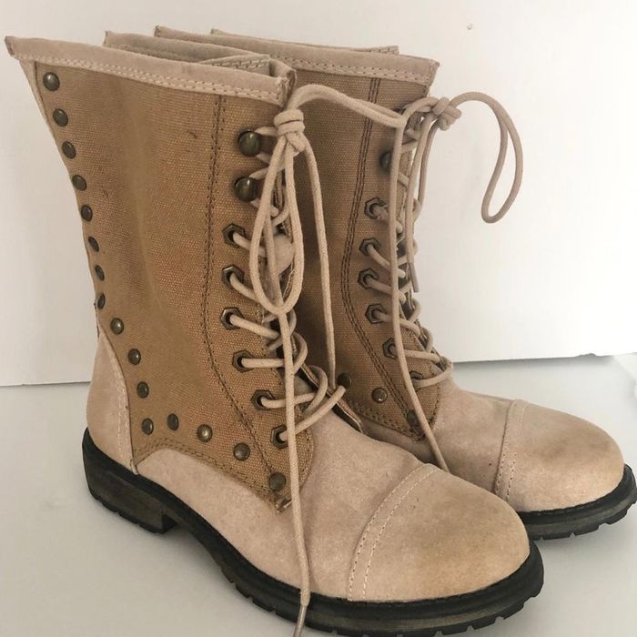 Andy Warhol, Roy L, Claes O. Roxy NWOB Studded, lace up, back zip ...