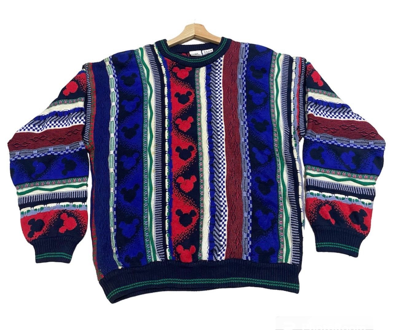 Disney THE DISNEY STORE CABLE KNIT 🧶 RARE ITEM | Grailed