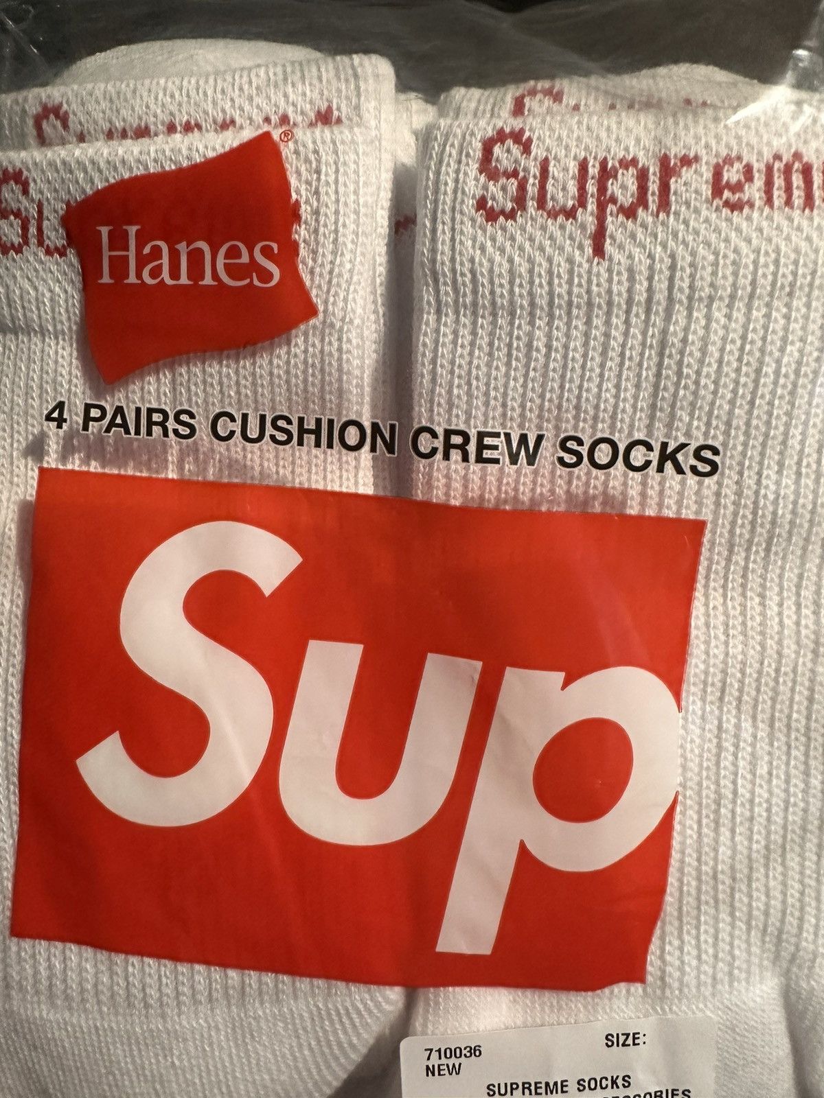 Streetwear × Supreme Supreme socks | Grailed