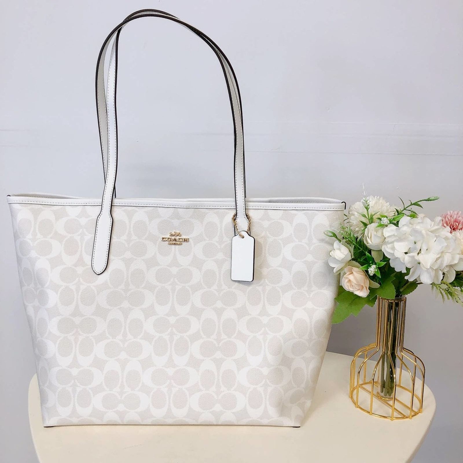 Coach Coach 5696 City Tote In Signature Canvas Chalk Glacierwhite | Grailed