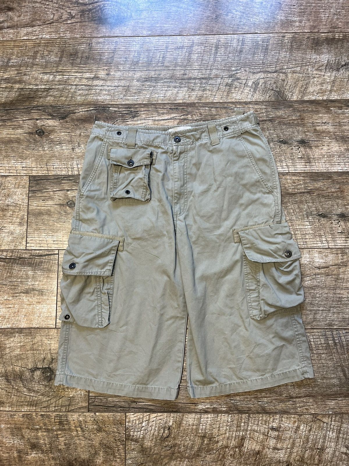 Vintage 🔥MAD CARGO MULTI POCKET SHORTS | Grailed