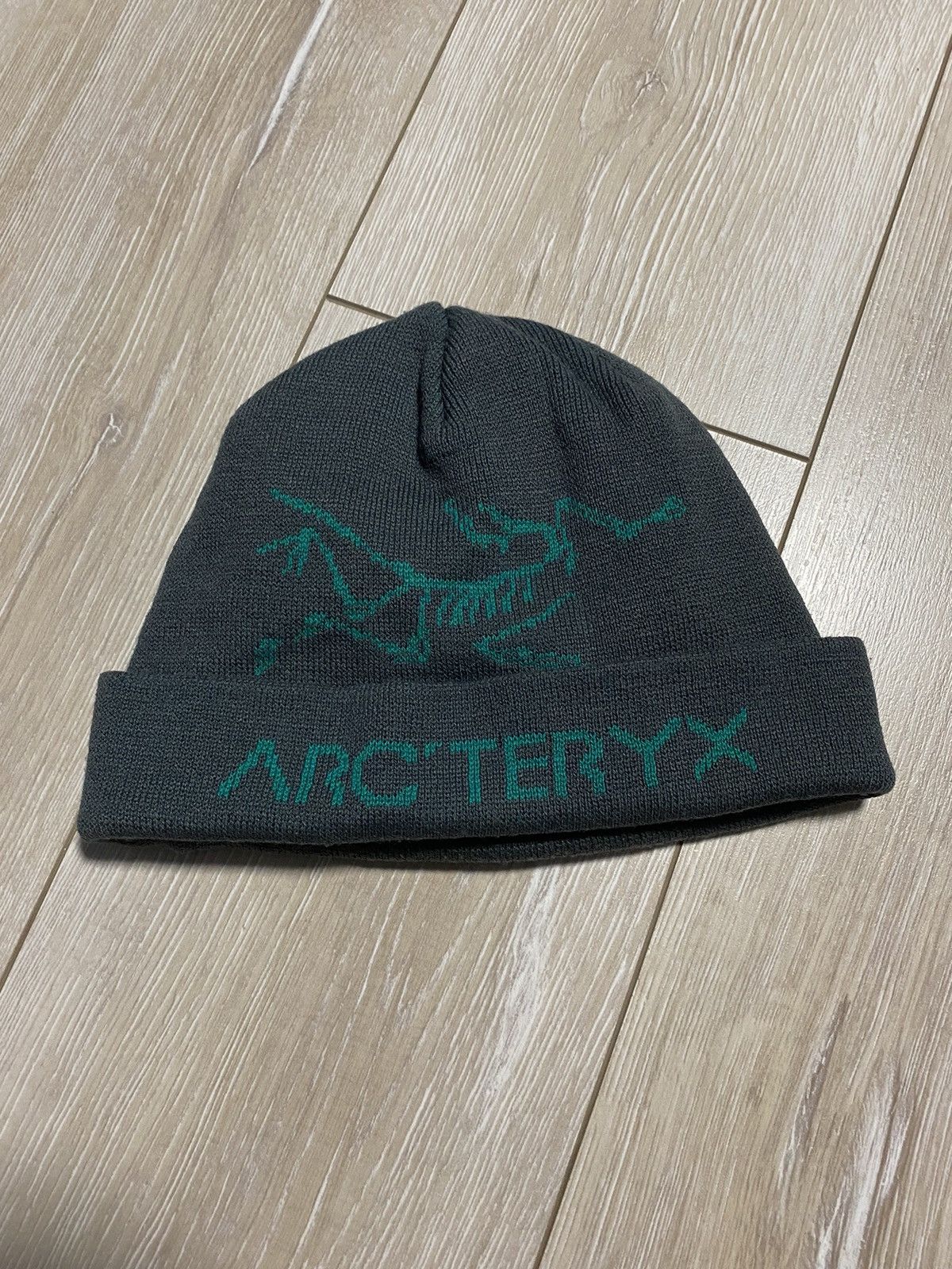 Arc'Teryx × Outdoor Life × Streetwear Arc’teryx Bird Word Toque Beanie ... Arc'Teryx × Outdoor Life × Streetwear Arc’teryx Bird Word Toque Beanie ...